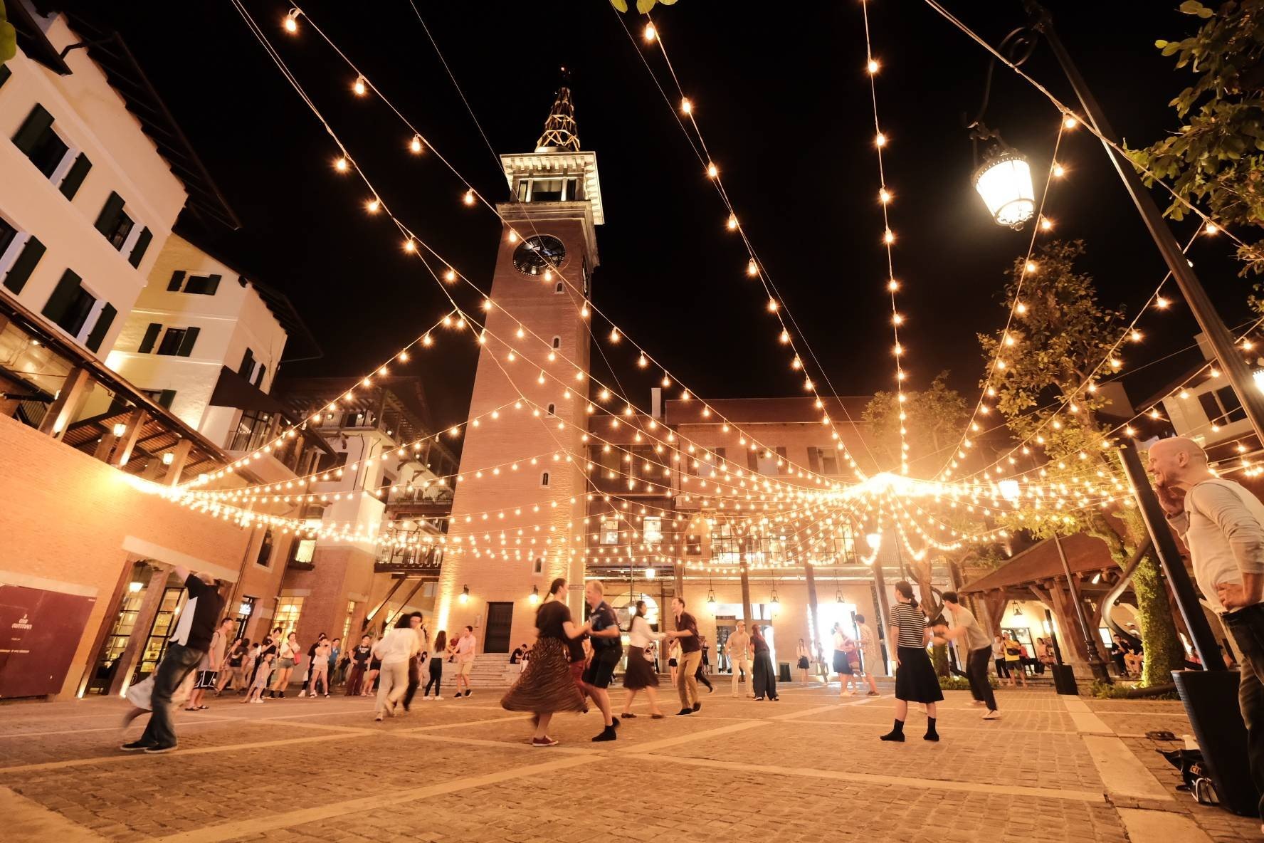 รีวิว One Nimman - เดินเล่น ถ่ายรูปชิคๆ...One nimman