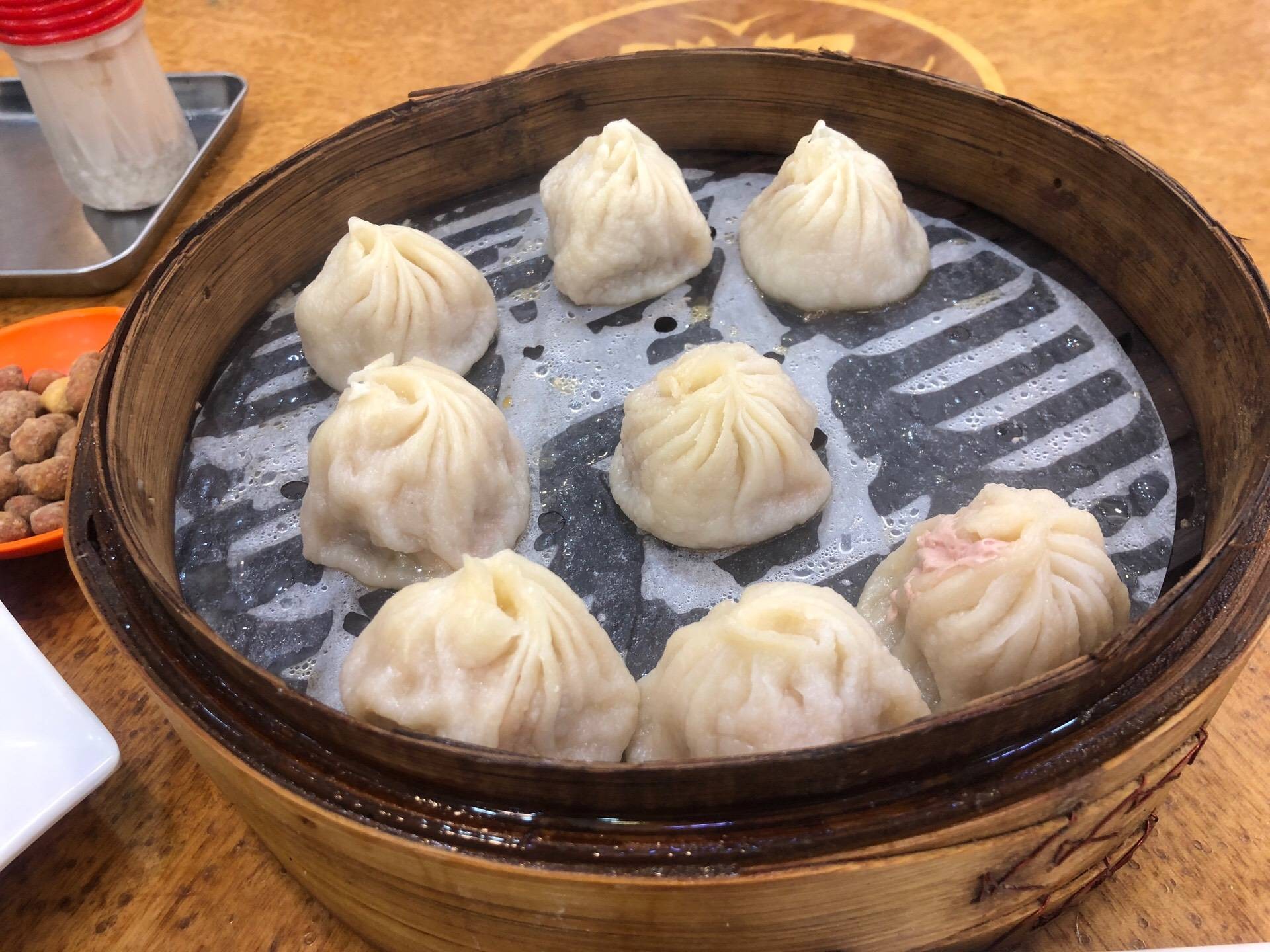 เสี่ยวหลงเปา ร้าน Wing Lai Yuen