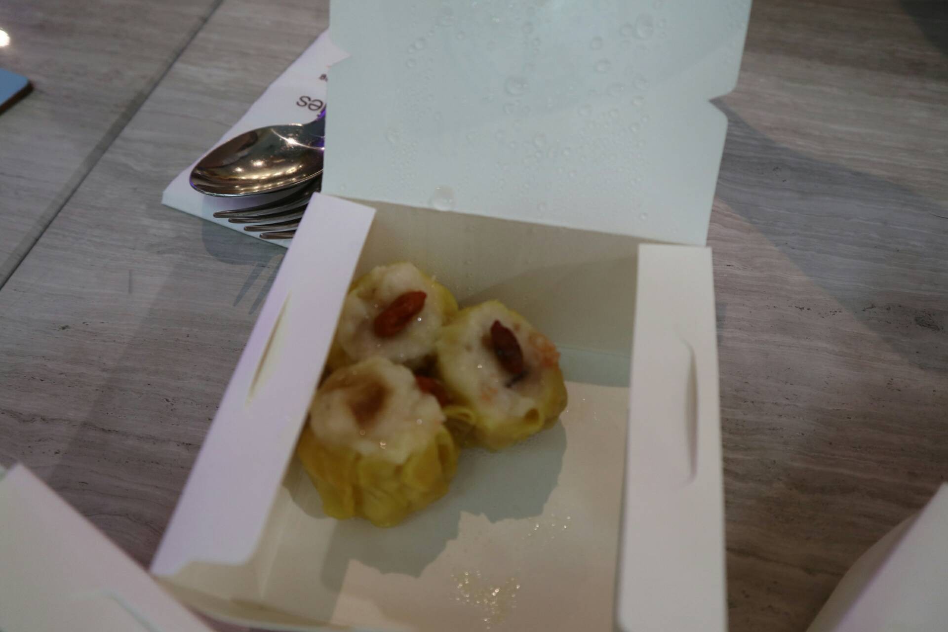 รีวิว Tim Ho Wan Aperia Tower - ขนมจีบกุ้งปู ไส้แน่น