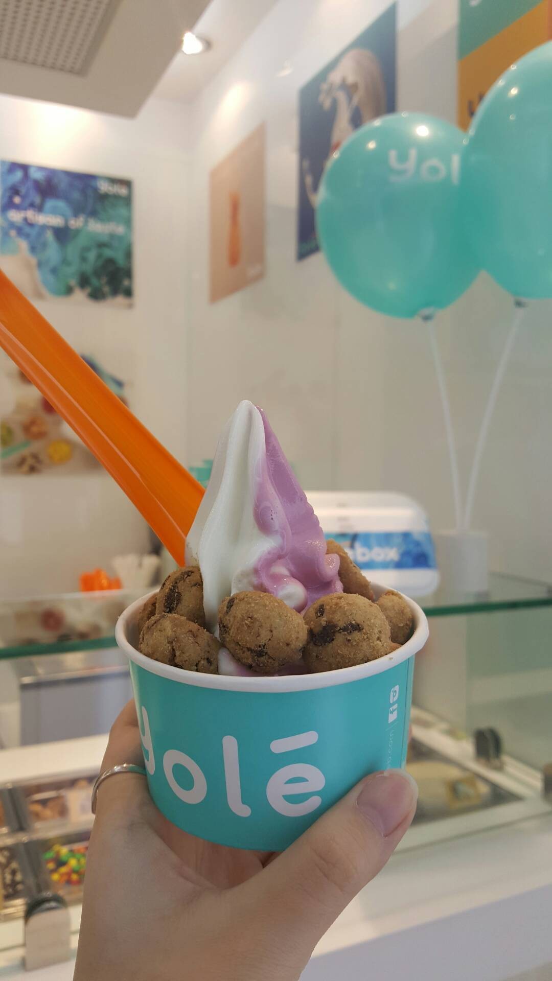 รีวิว Yolé Bugis+ - mixed berries and original ice cream yogurt