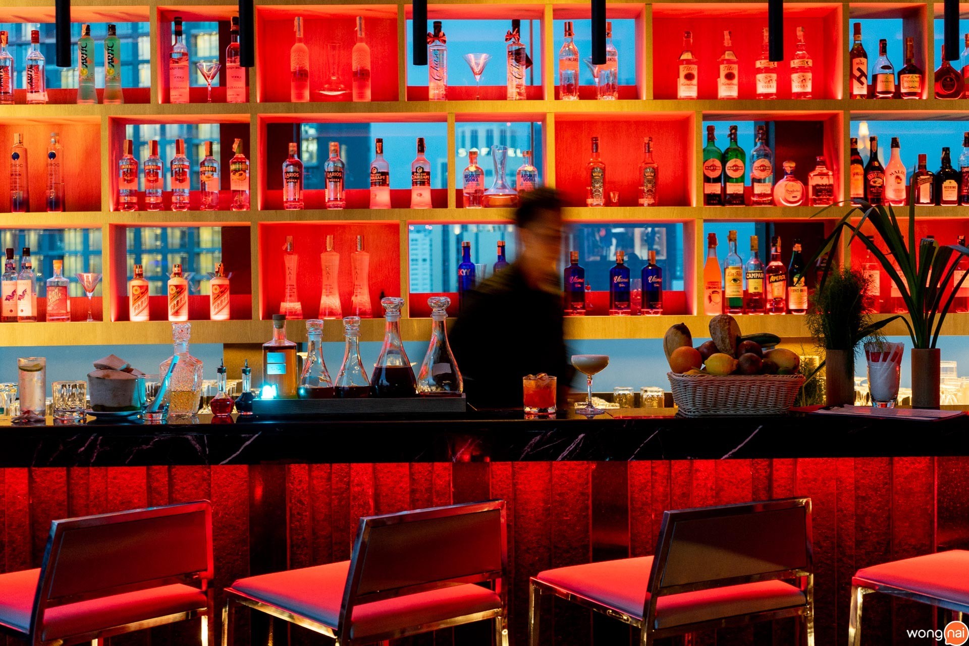 RedSquare Rooftop Bar ร้านนั่งสังสรรค์ บน Rooftop ย่านสุขุมวิท - Wongnai