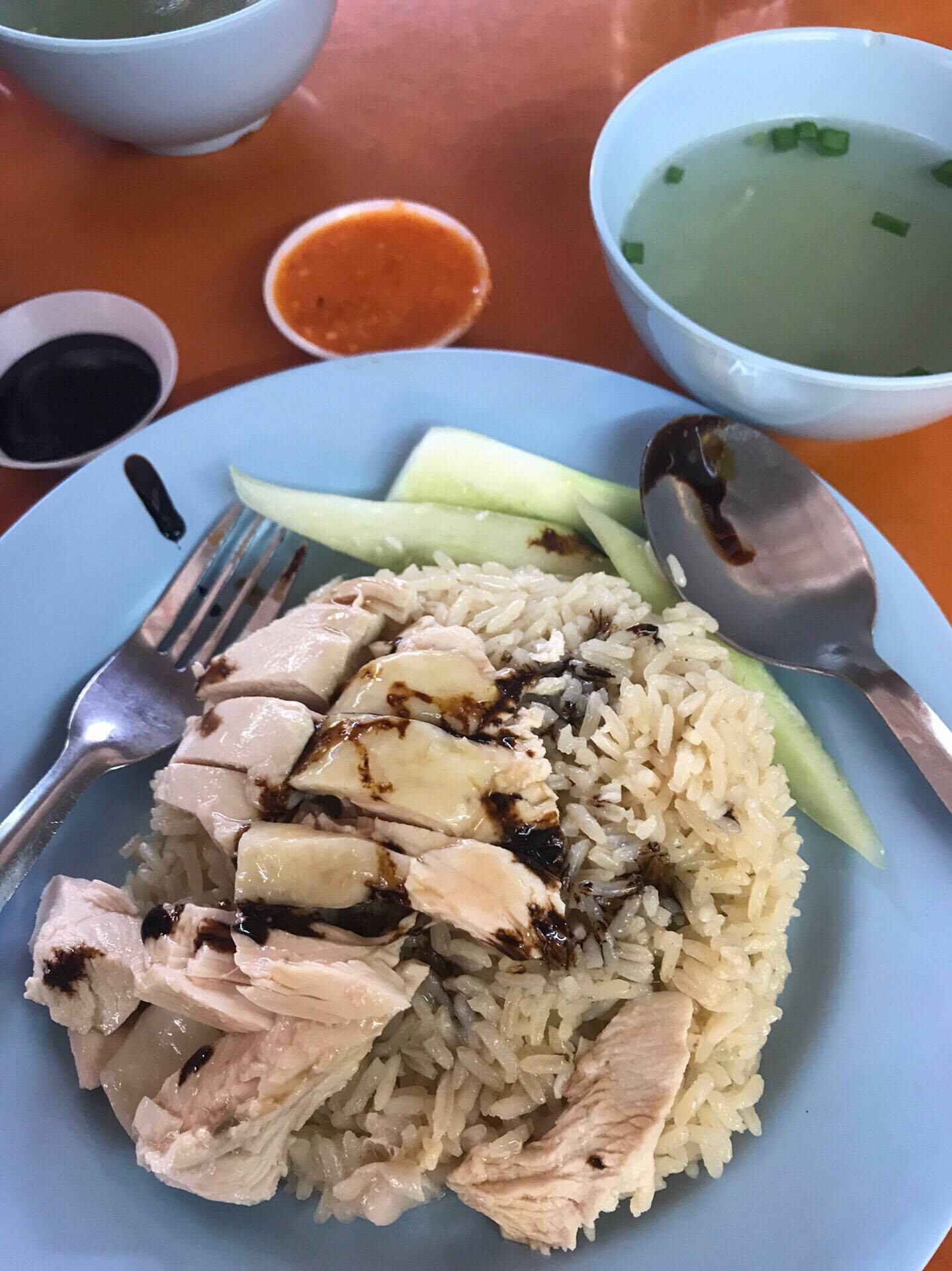 รีวิว Ah Tai Hainanese Chicken Rice maxwell food center - ถูกและดีใน ...