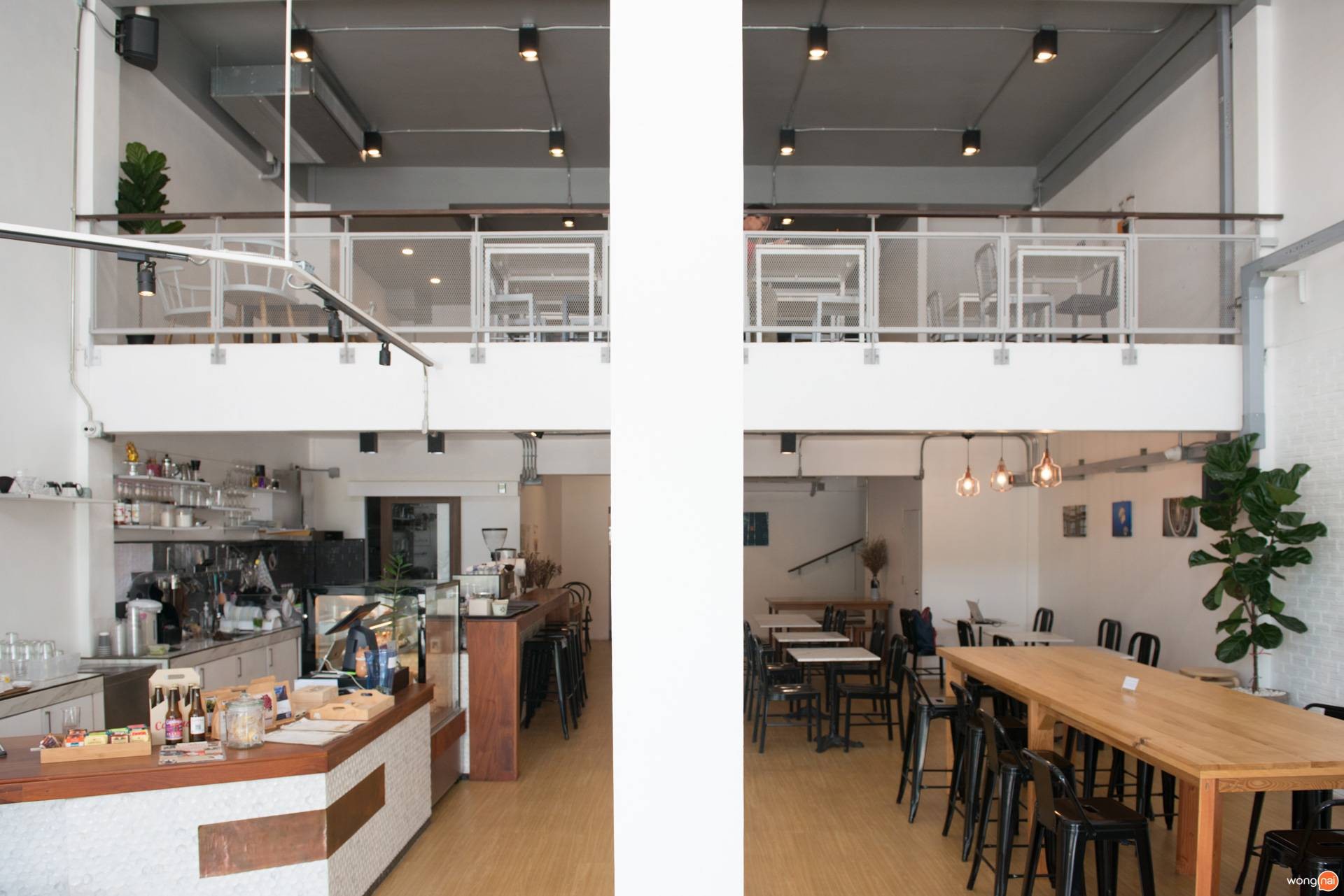 inch & ounce ร้านกาแฟขอนแก่น คาเฟ่คุมโทนสีขาวสไตล์มินิมอล