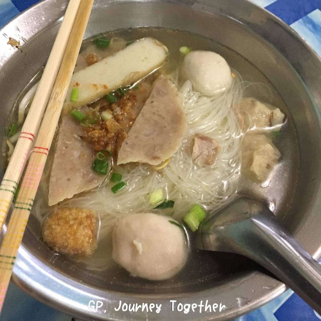 รีวิว ก๋วยเตี๋ยวเอ็นดวงจันทร์ - DuangJan Noodle - หน้าฝนแบบนี้ มาฟินกับก๋วยเตี๋ยวร้อนๆ กันเถอะ