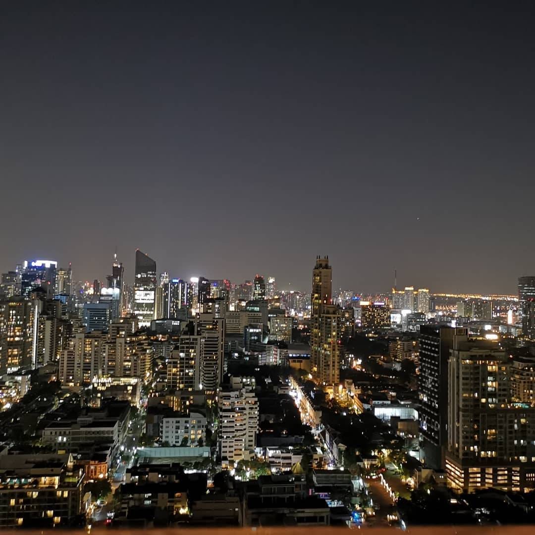 รีวิว Brewski Rooftop Bar - Brewski craft beer and drinks