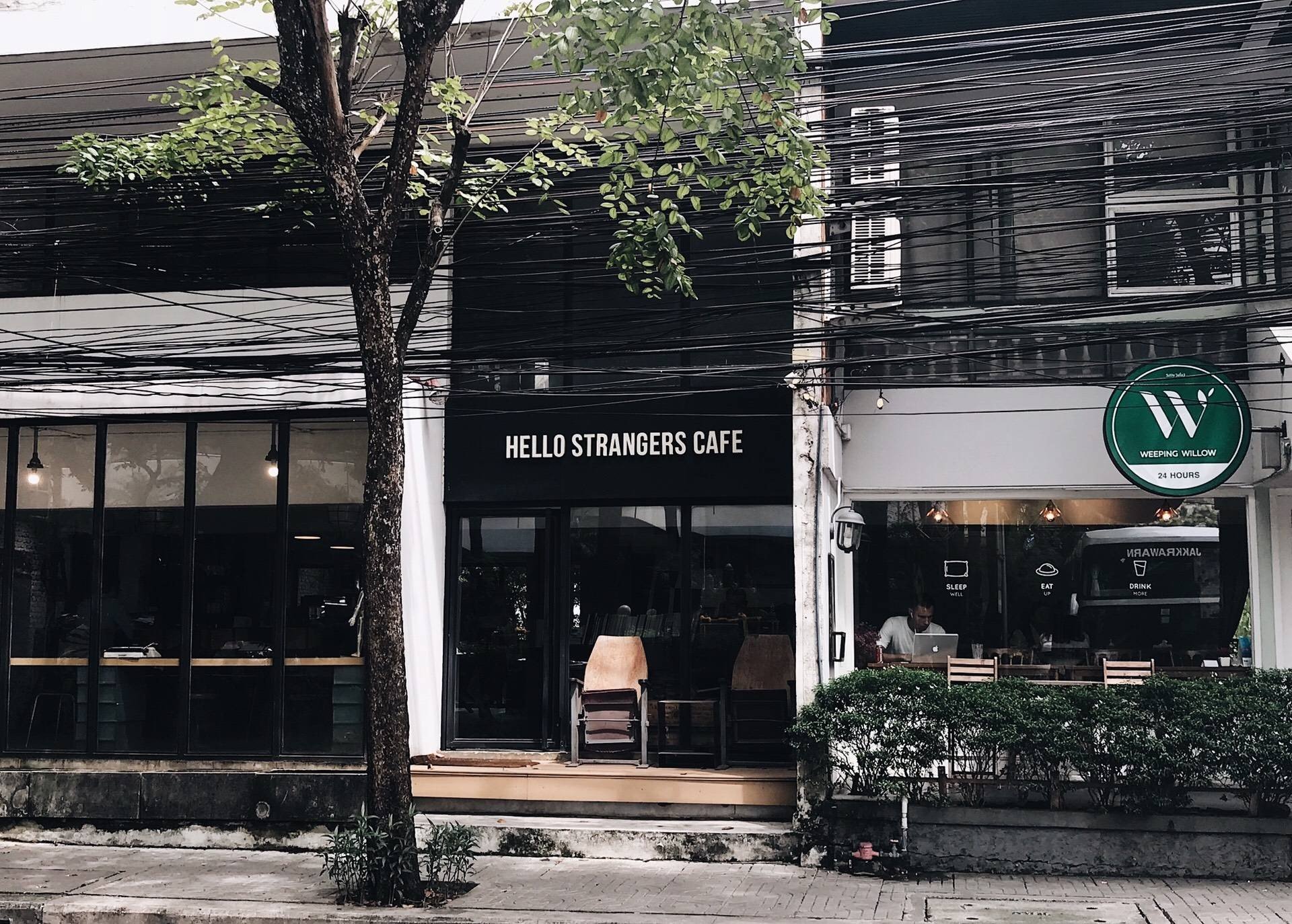 รีวิว HELLO STRANGERS CAFE - ได้กลิ่นความดิบๆ ชอบความสงบ ไม่พลุกพล่าน