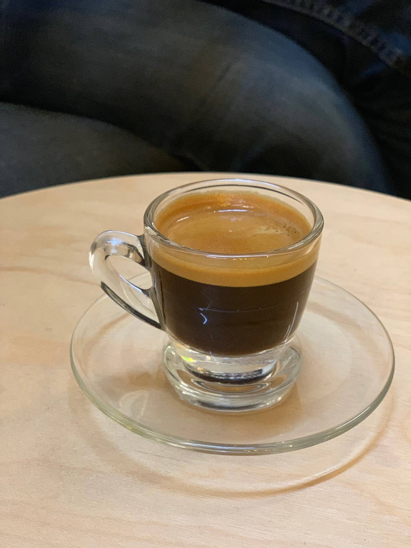 รีวิว Salotto Coffee อาคารไทยสมุทร สุรวงค์ - แนะนะกาแฟแม่จันใต้ สำหรับ ...