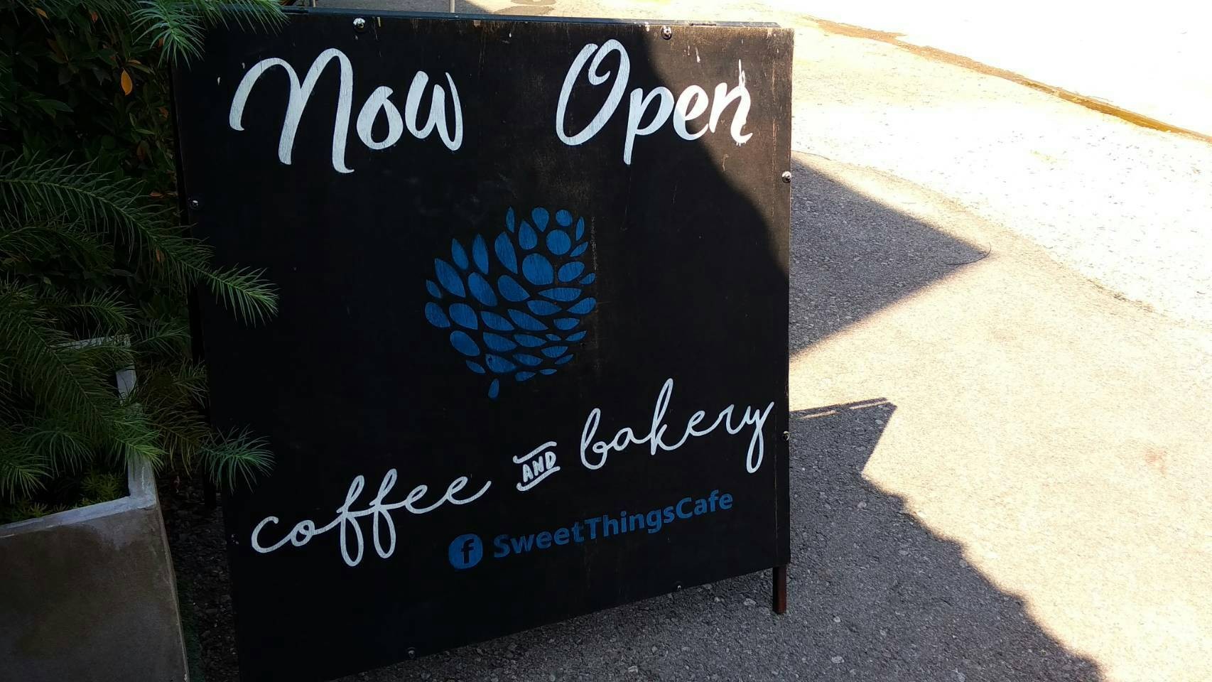 รีวิว Sweet Things Cafe - กาแฟรสชาดดี บริการเป็นกันเอง