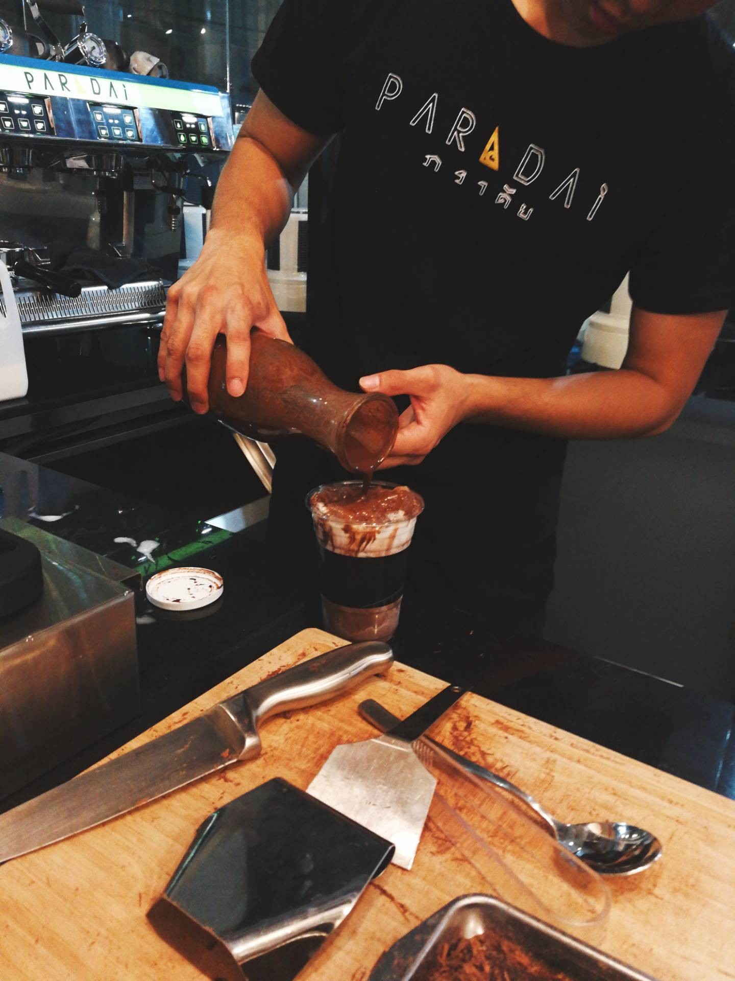 รีวิว PARADAi Crafted Chocolate & Cafe ถ.ตะนาว - ปิดชั่วคราว - PARADAi ...