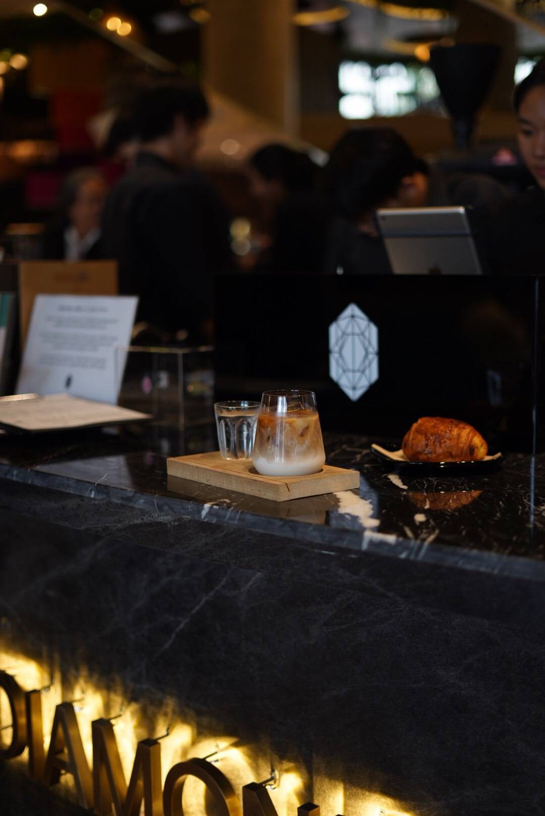 [รีวิว] ร้าน Red Diamond Cafe ทองหล่อ | เมนูแนะนำ รูปภาพ ราคา - Wongnai