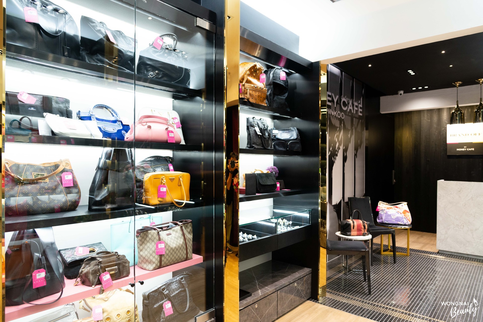 คู่มือช็อป 'กระเป๋าแบรนด์เนมมือสอง' ซื้อยังไงให้คุ้ม!