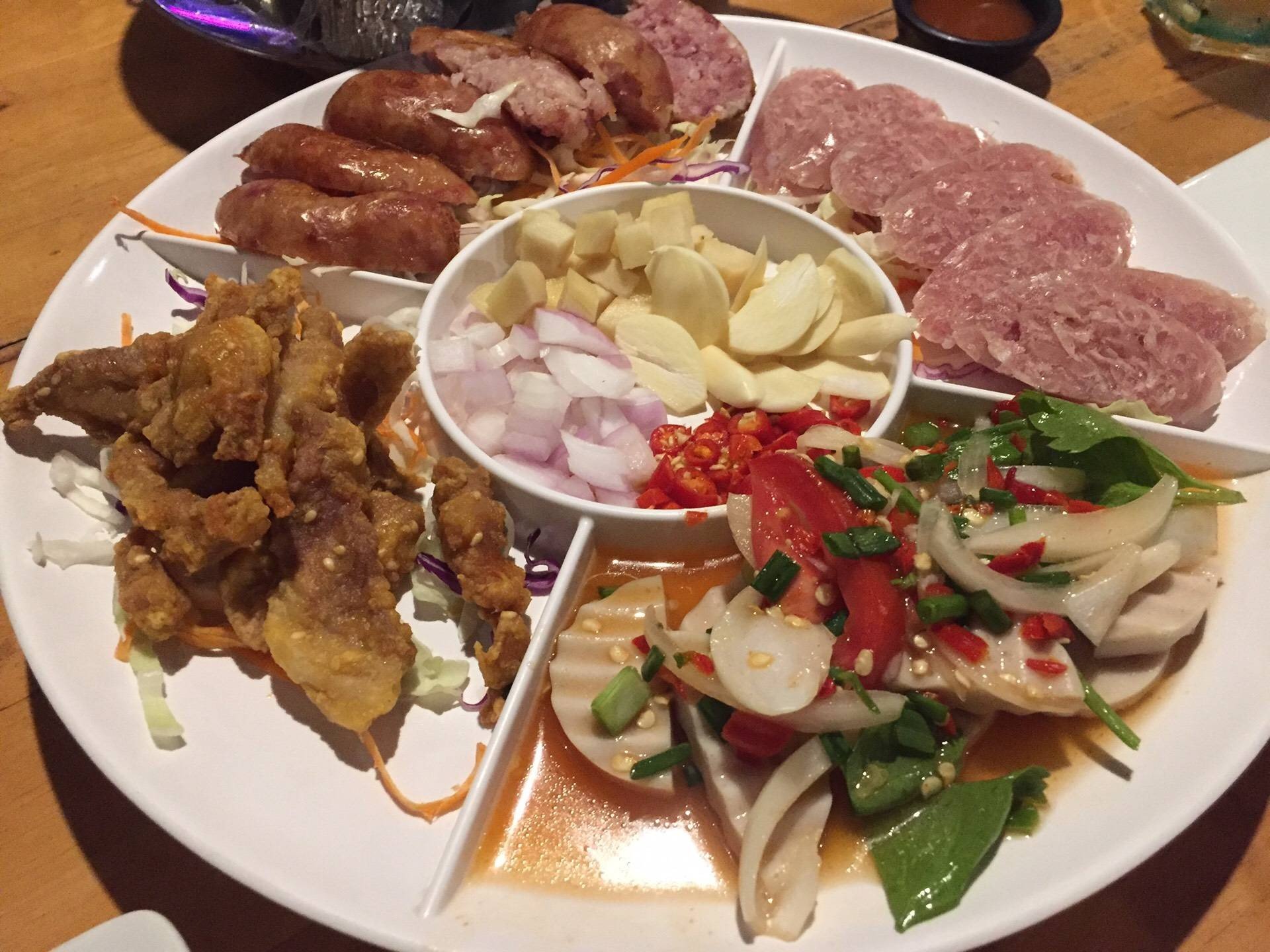 รีวิว Take View Seafood ริมบึงหนองโคตร - ร้านริมบึง ฟังเพลงเพราะๆยามเย็น