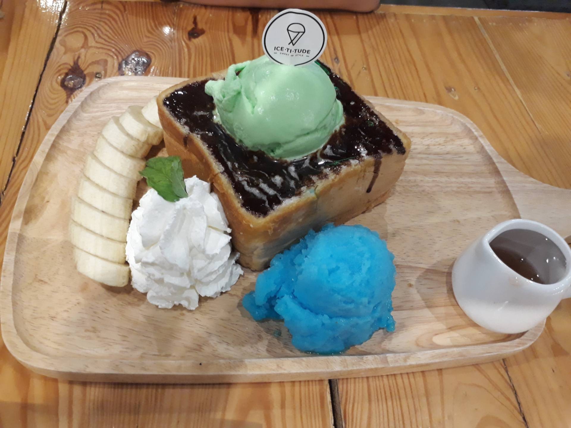 รีวิว icetitude - บรรยากาศร้านดีมากครับไอศครีมอร่อยมากครับวันนี้สั่งฮัน ...