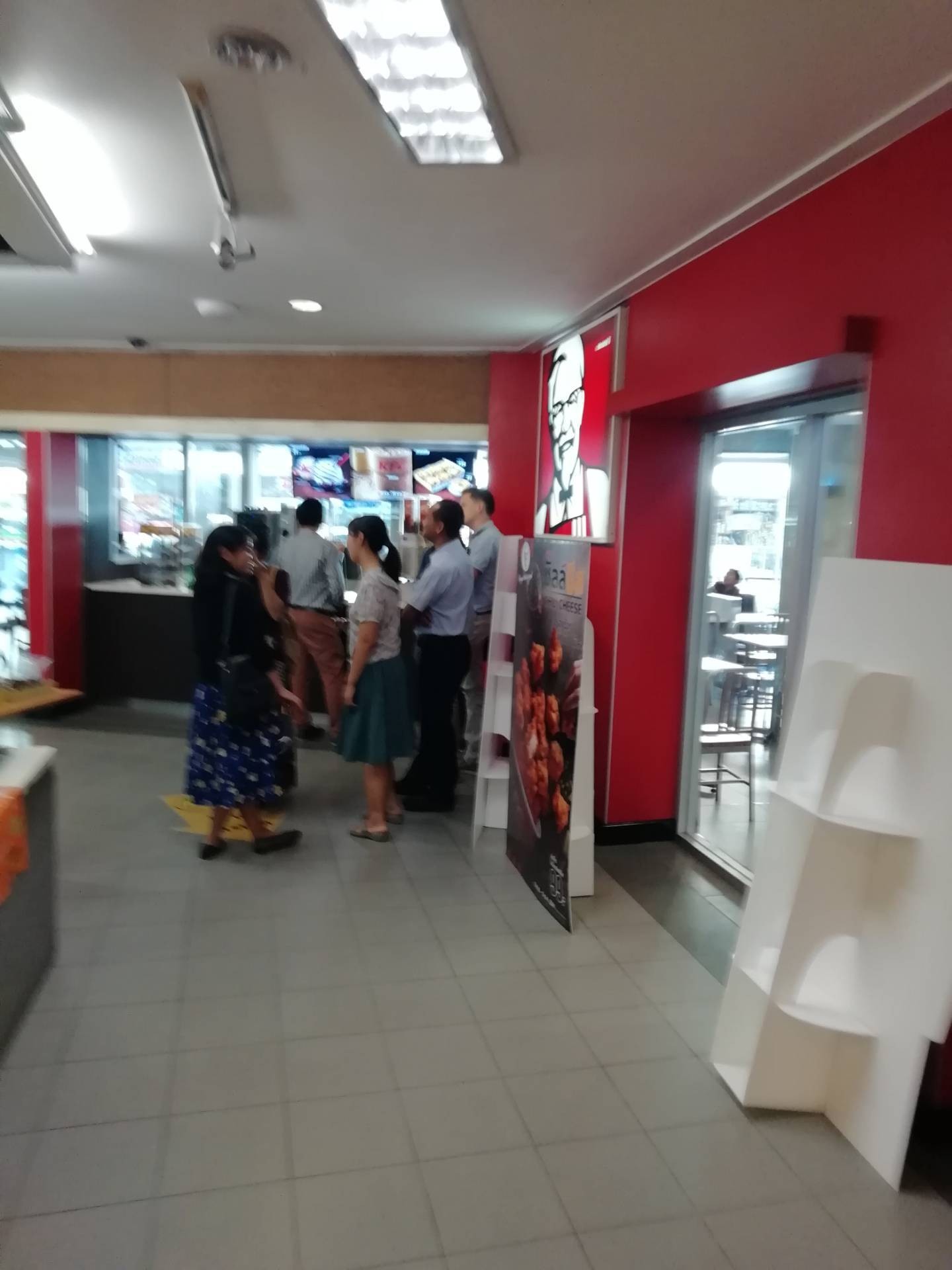 รีวิว KFC แฟรี่แลนด์ นครสวรรค์ - ซื้อติดไว้ทาน - Wongnai