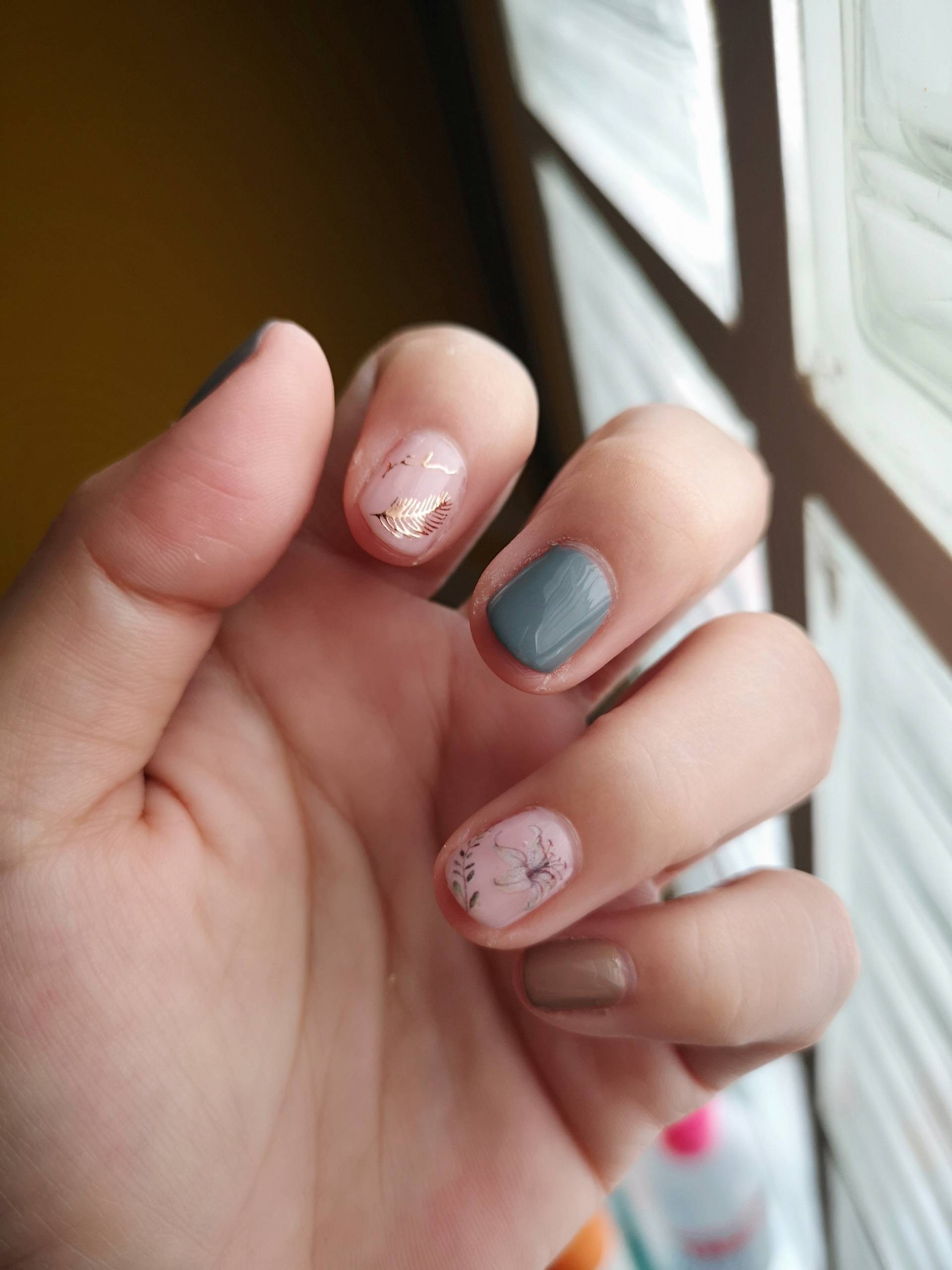 รีวิว Red Nail Spa and More - ราคาน่ารัก รับประกันสีเล็บ7วันด้วย