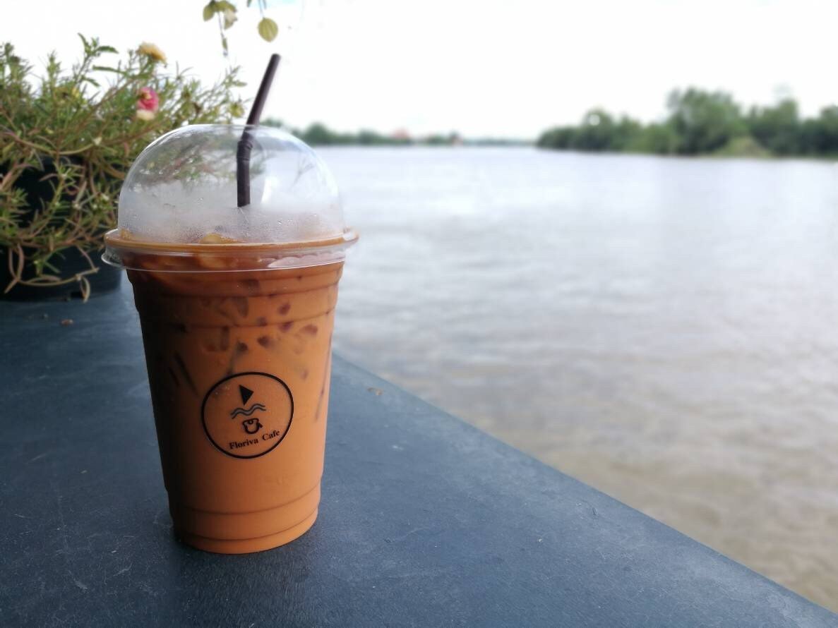 รีวิว Floriva Cafe. - ร้านกาแฟริมน้ำ