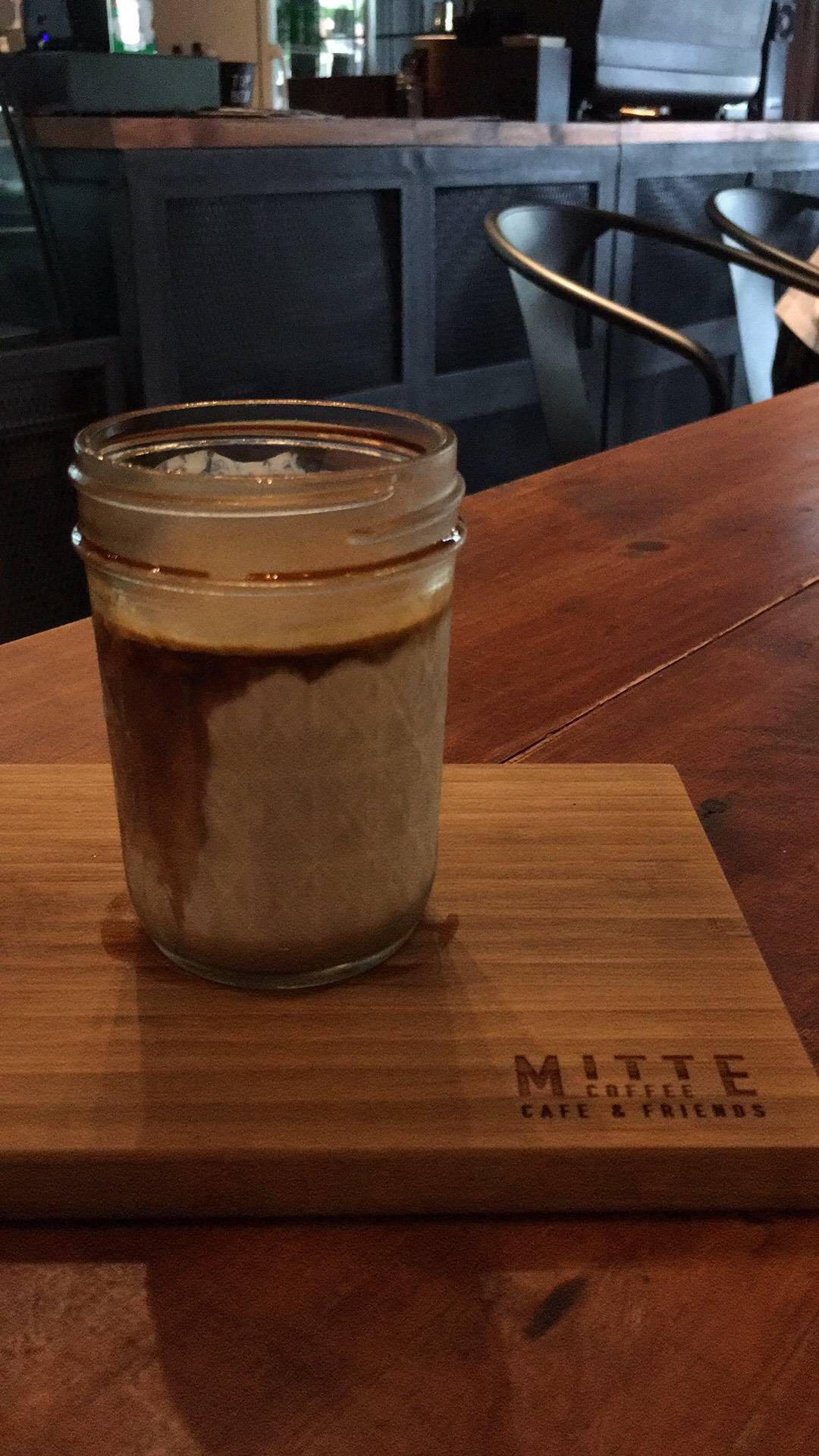 รีวิว Mitte Coffee, Cafe & Friends เมืองทองธานี - กาแฟละมุน ☕️ ร้าน ...