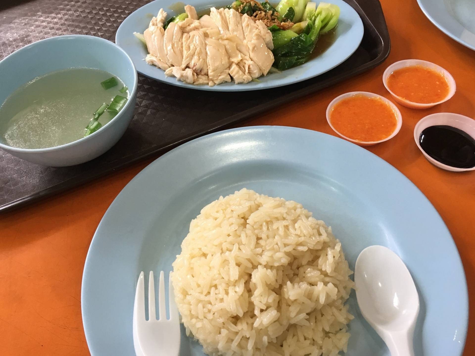 รีวิว Ah Tai Hainanese Chicken Rice maxwell food center - รสชาติใช้ได้ ...