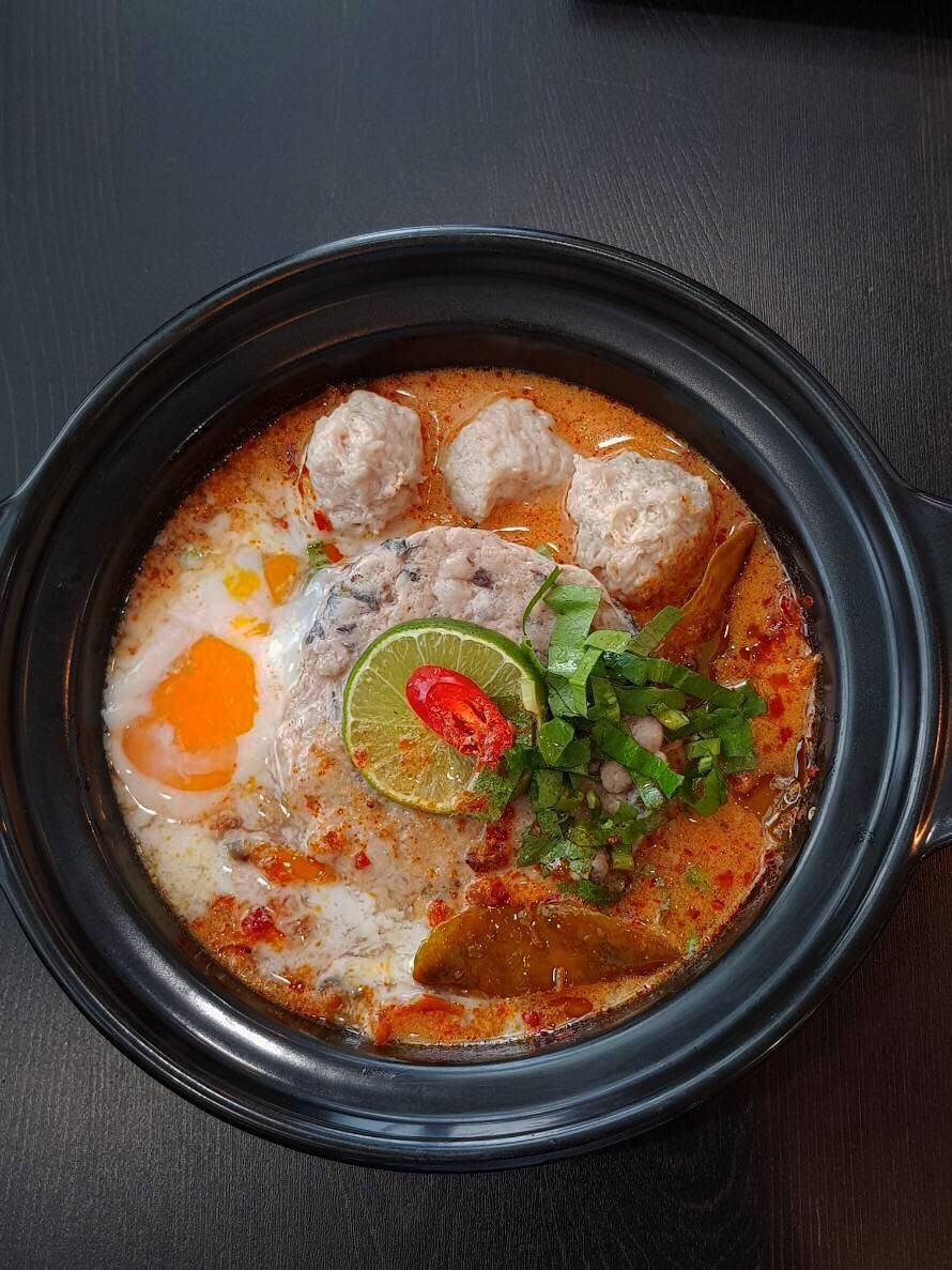 ต้มยำหมูบิน • image ร้าน Mee Ok (หมี่โอเค) สามย่าน