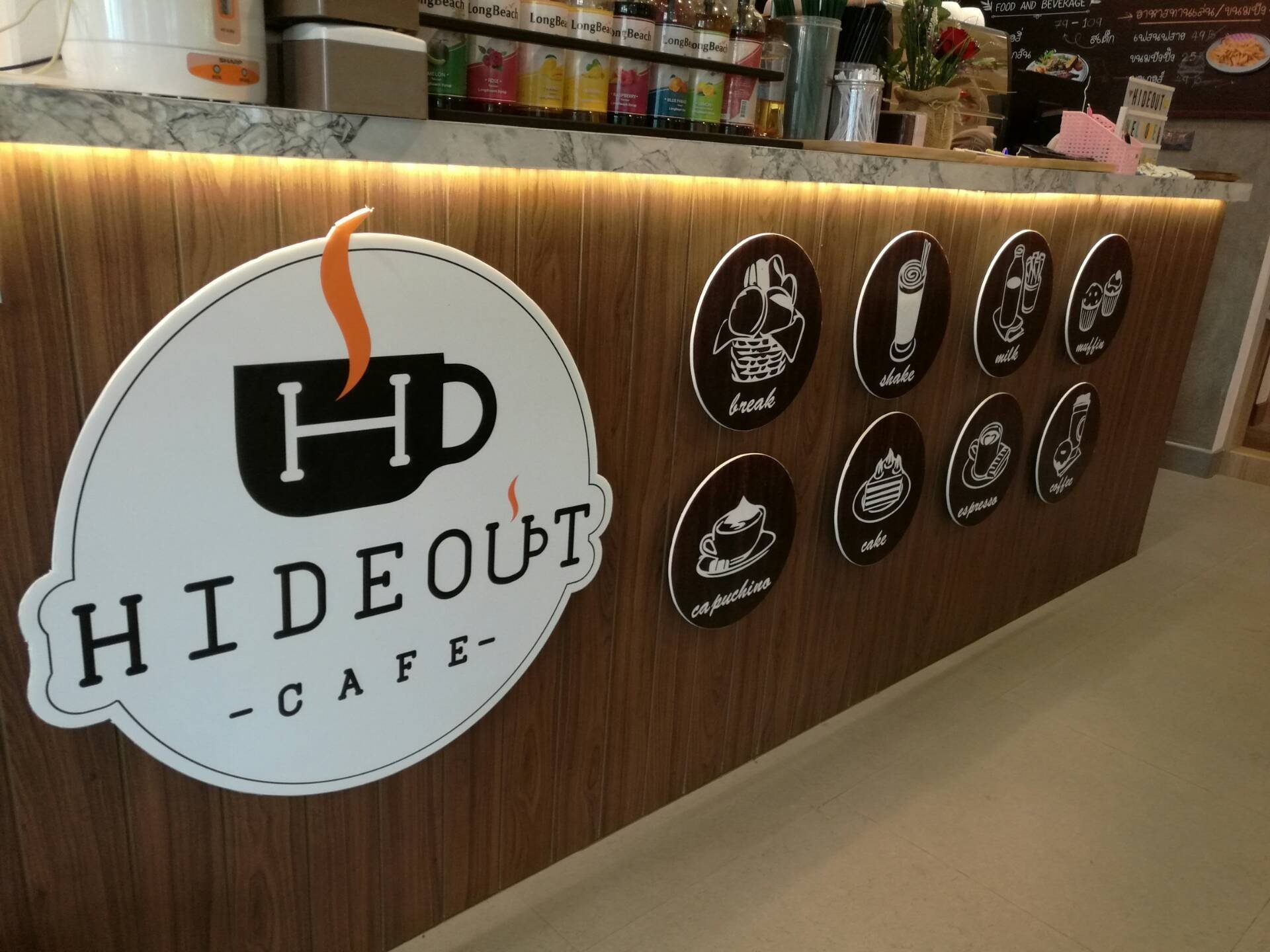 รีวิว Hide Out Cafe - ร้านคาเฟ่ ริมสระว่ายน้ำ