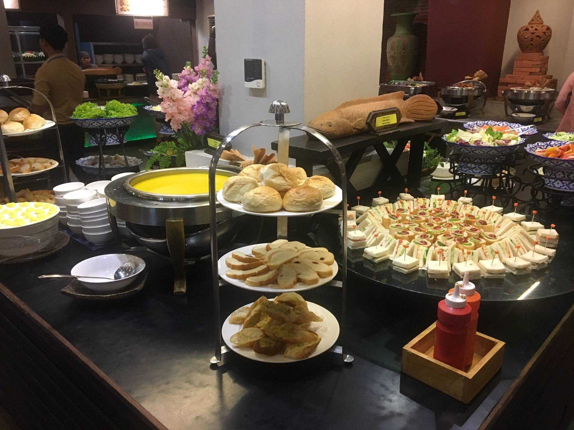 รีวิว Tonle Sap Restaurant - เป็นอีกร้านที่อาหารหลากหลาย เหมาะมากกับสายกิน