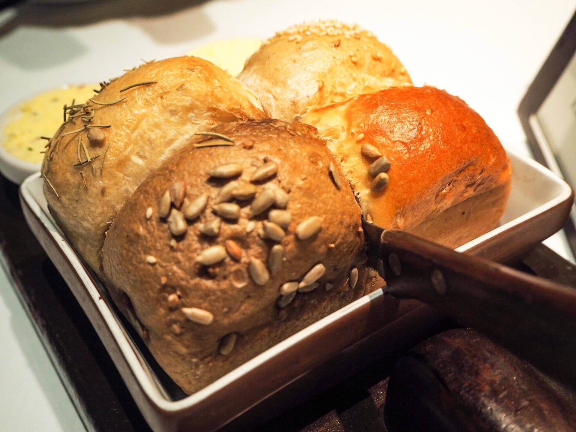 Complementary Bread • Whole Wheat/ Onion/ Focaccia/ Sesame ร้าน New ...