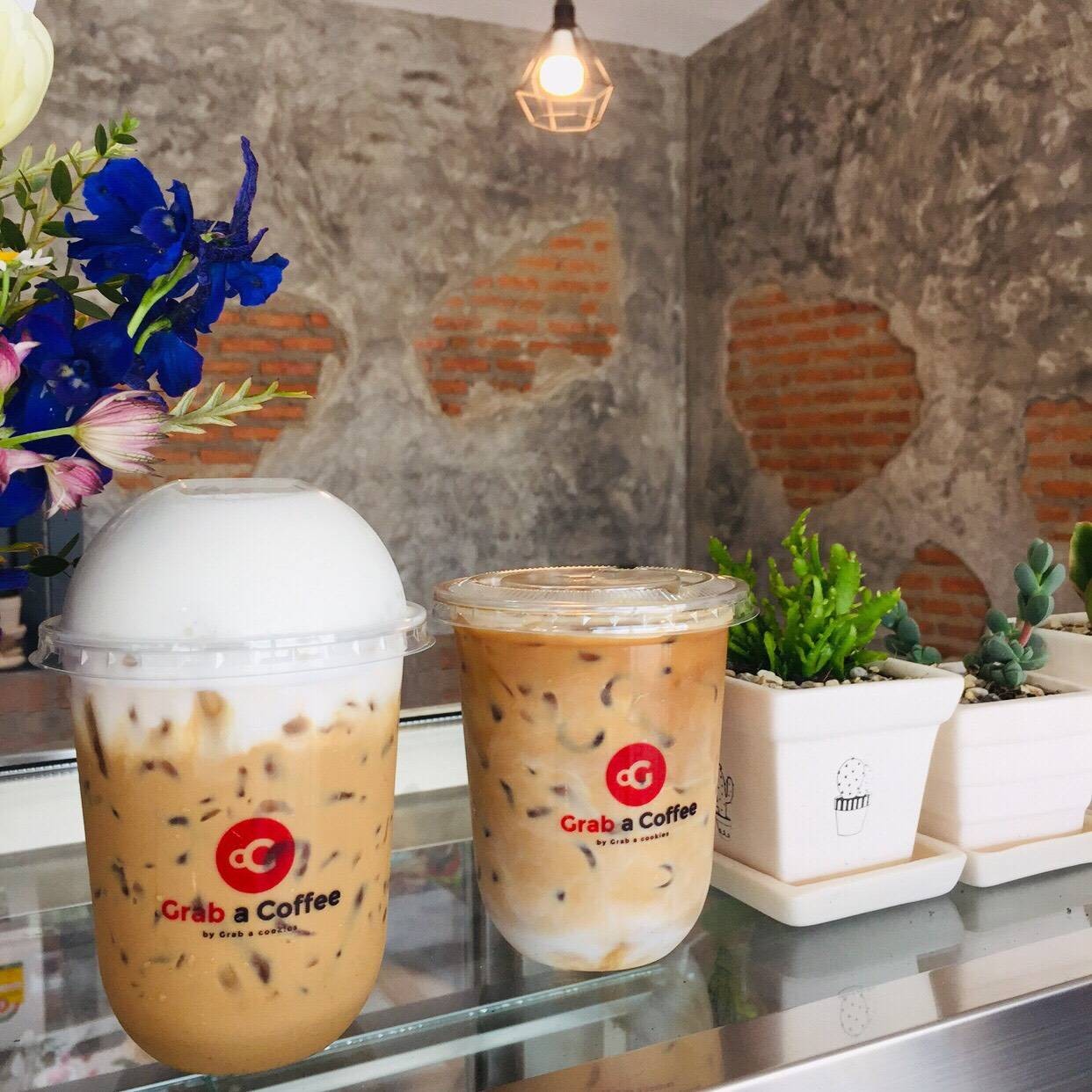 [รีวิว] ร้าน Grab a Coffee | เมนูแนะนำ รูปภาพ ราคา