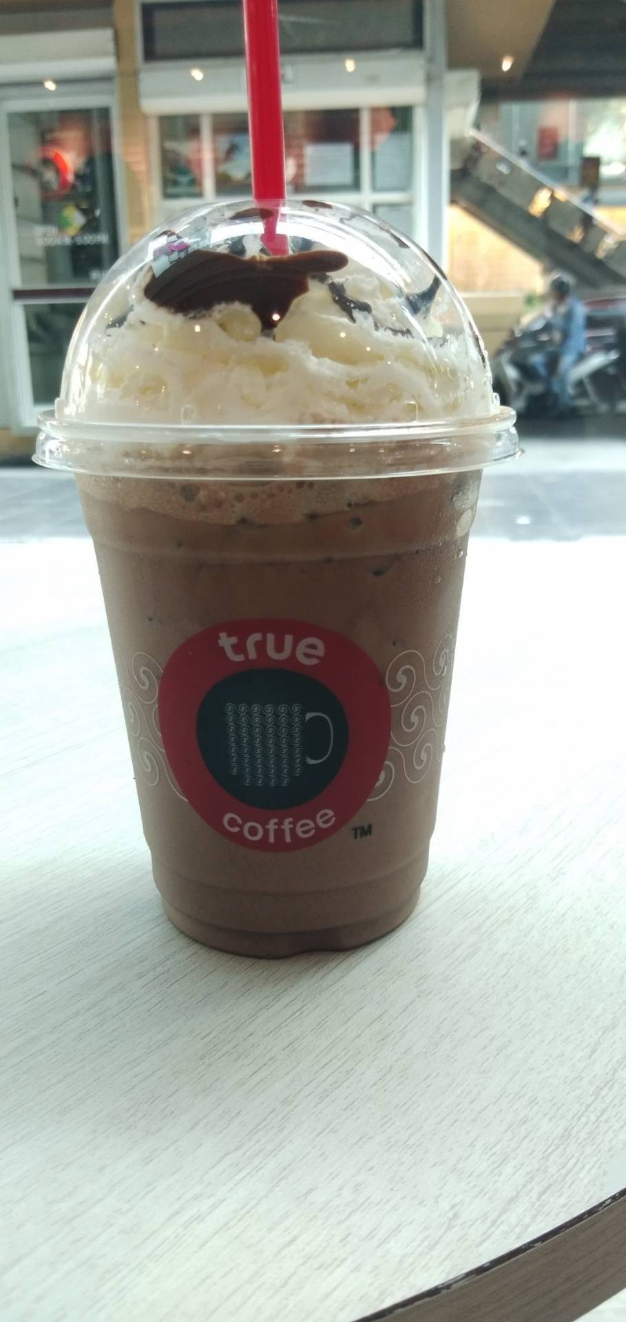 รีวิว True Coffee Flagship Store เซ็นเตอร์พอยท์ ออฟ สยามสแควร์ - ช้อคโกแลตเย็น