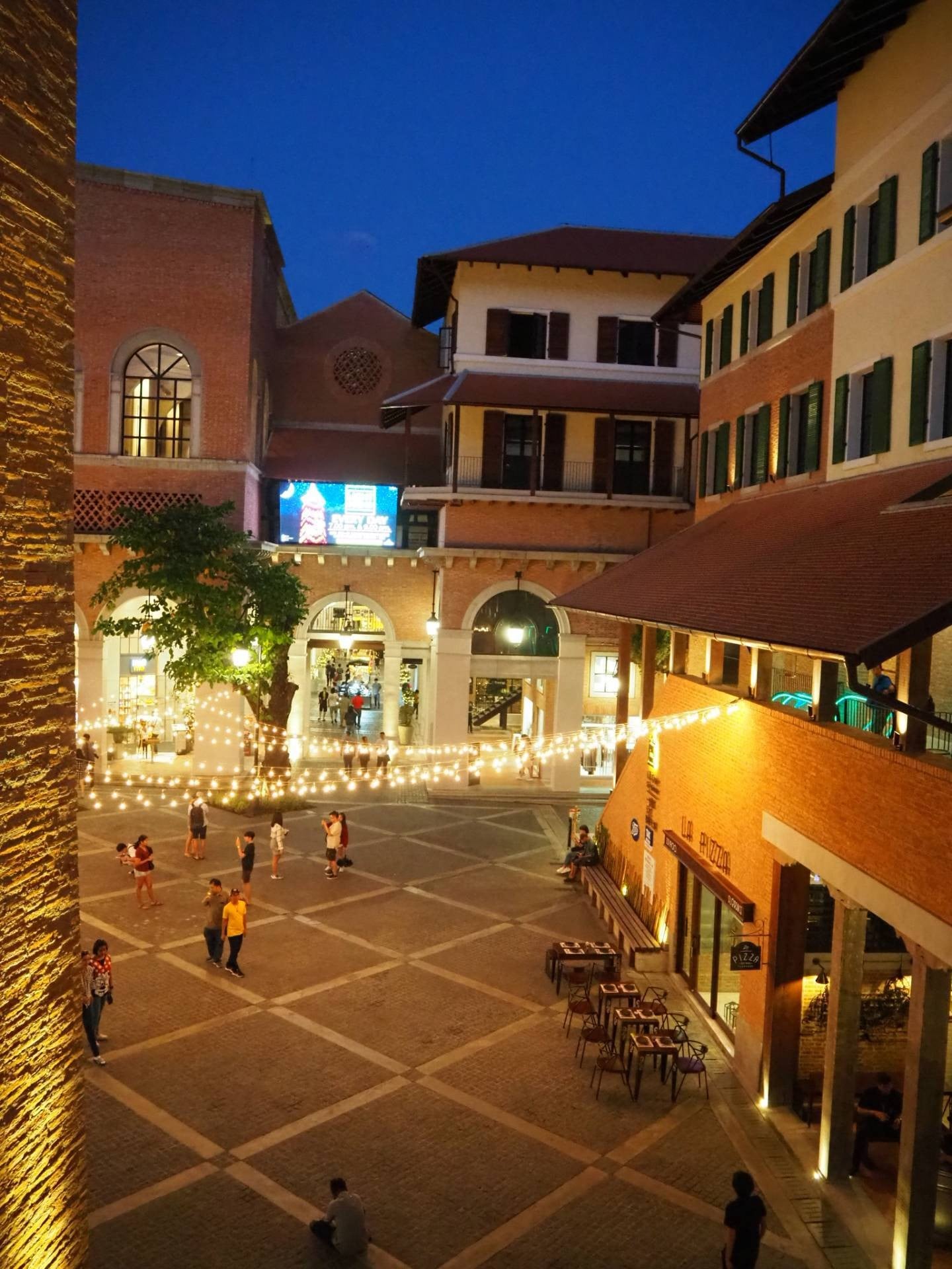 รูป One Nimman