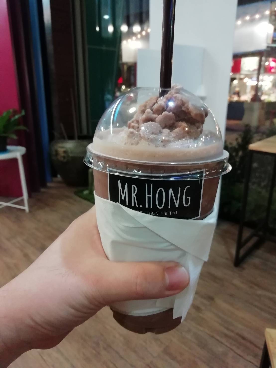 รีวิว Mr.hong Coffee Shop - บรรยากาศนั่งสบายชิวๆ กาแฟรสเข้ม ขนมปังไส้ ...