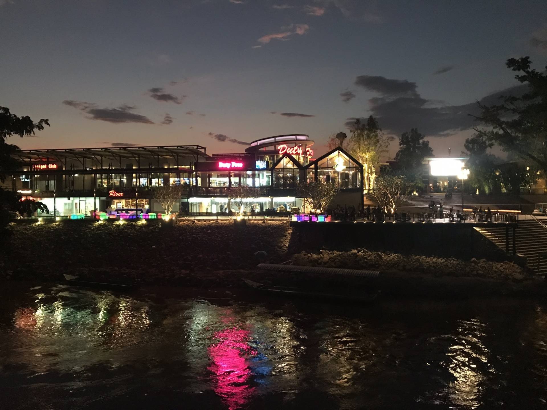 รีวิว Myawaddy Complex เมียวดีคอมเพล็กซ์ - เมียวดีคอมเพล็กซ์แหล่งท่อง ...