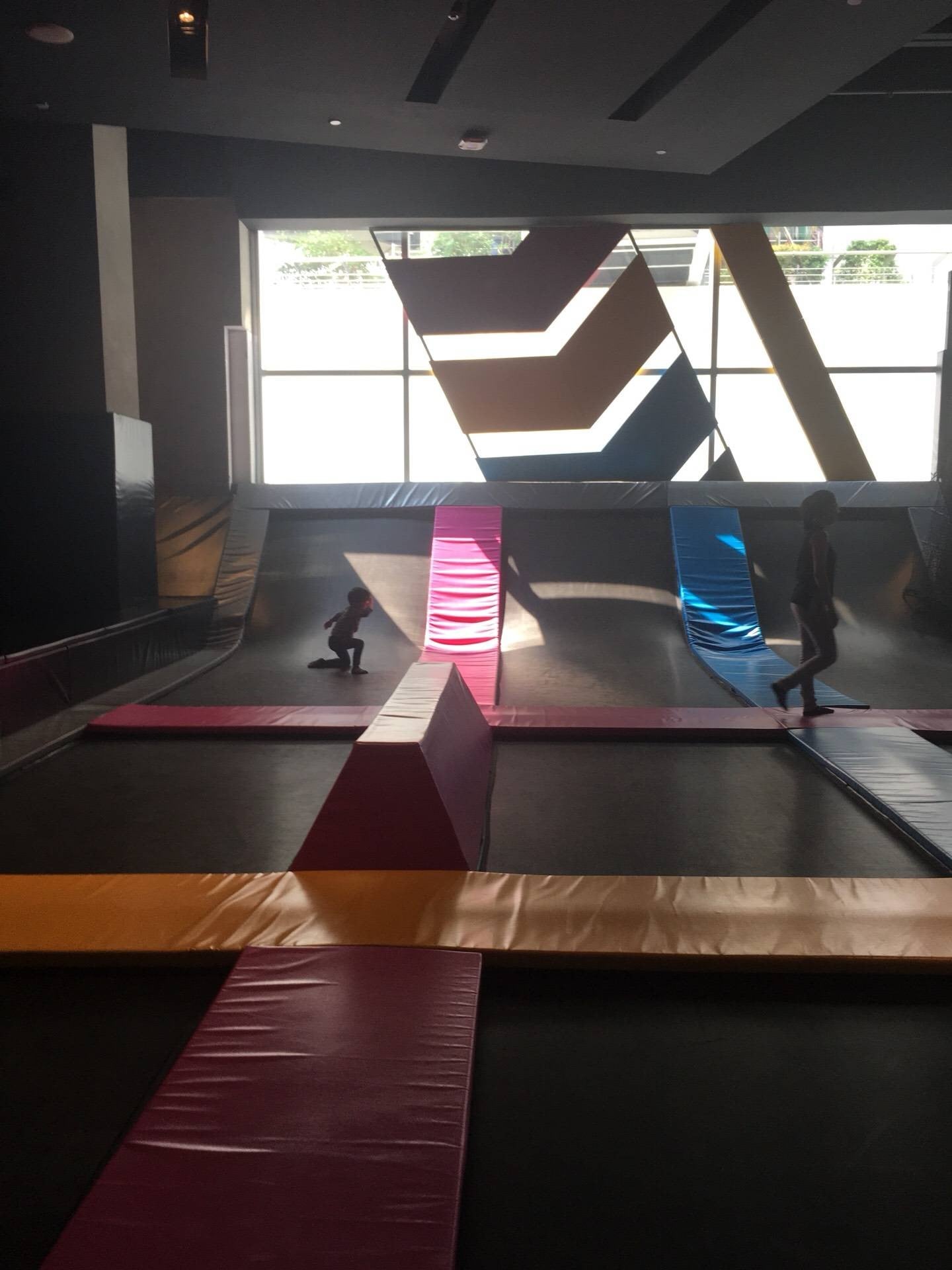 รีวิว Bounce Thailand The Emquartier - พนักงานช่วยเหลือดี สนุก แต่ถ้า ...