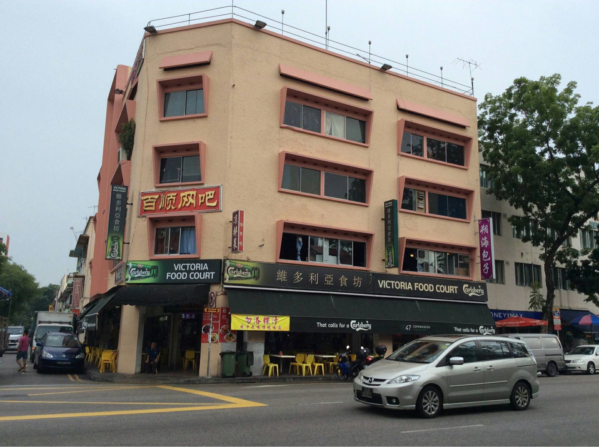 รีวิว Victoria Food Court - รวมหลายร้านอาหารในที่เดียว