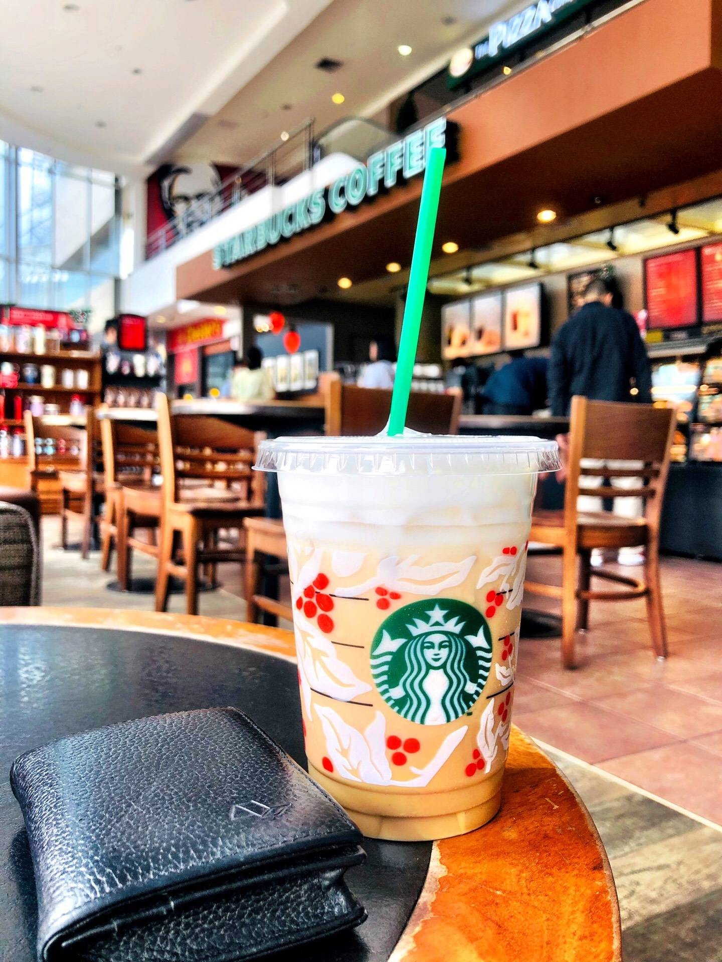 รีวิว Starbucks เดอะมอลล์ งามวงศ์วาน - คุยเรื่องงานก็ต้องร้านนี้