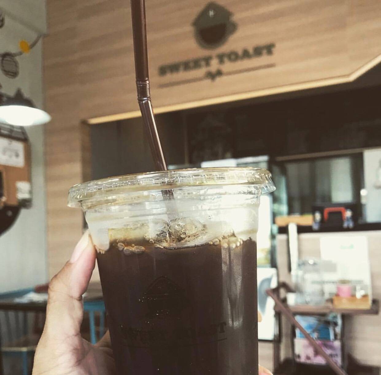 รีวิว Sweet Toast - กาแฟรสชาดดี ชีสเค้ก กับ ชิพฟอนมะพร้าวอ่อนอร่อย ...