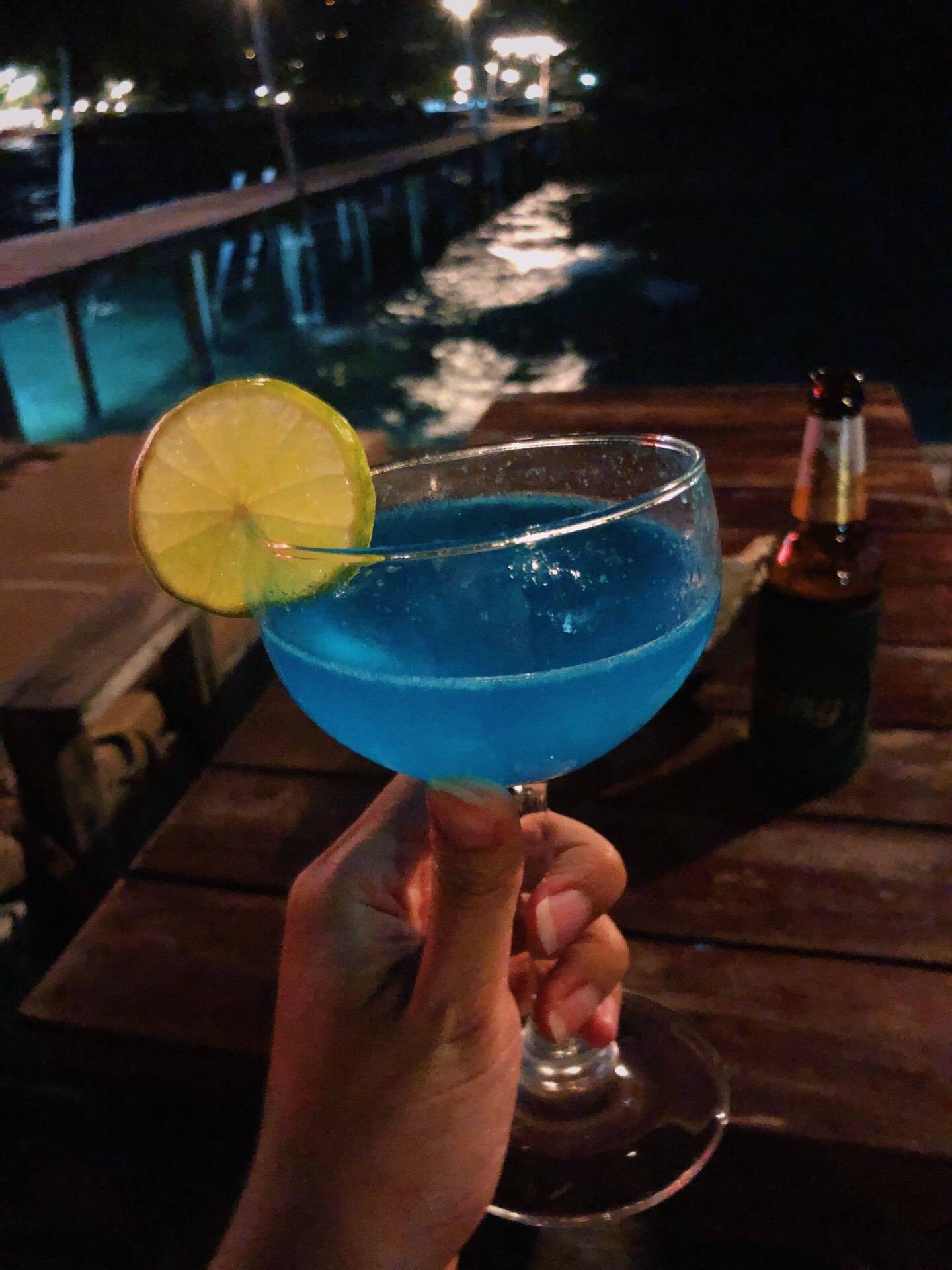 รีวิว Blue Pearl - รสชาติเฉยๆ แต่บรรยากาศดี