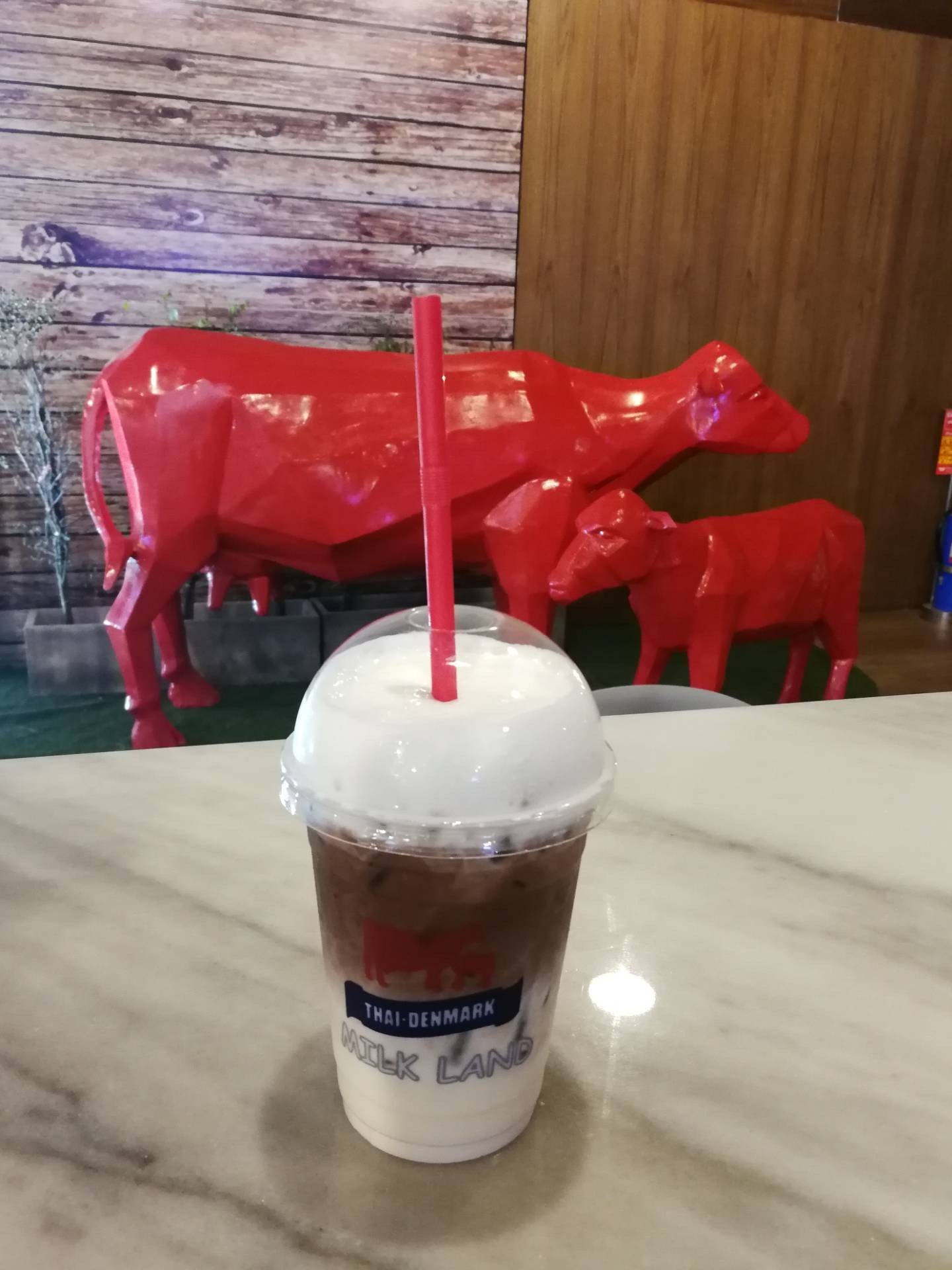 รีวิว Thai-Denmark Milk Land ICONSIAM - คาเฟ่นมของไทยเดนมาร์ก ใช้นมสด