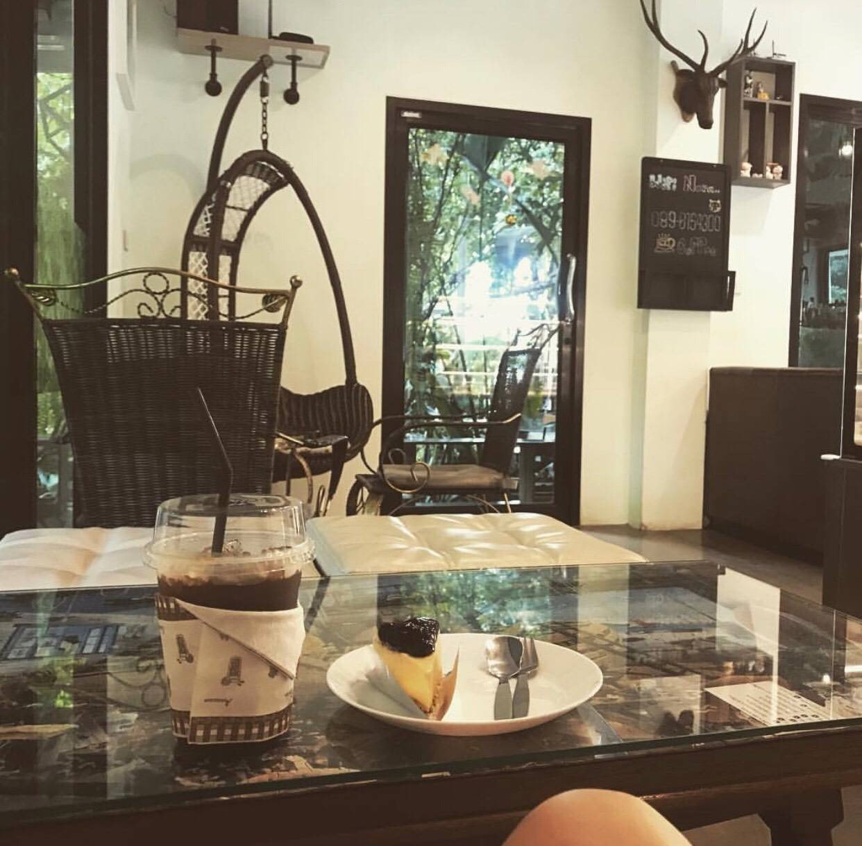 รีวิว Nara Bakery & coffee - ร้านน่ารัก นั่งสบาย ชอบสวนของร้าน