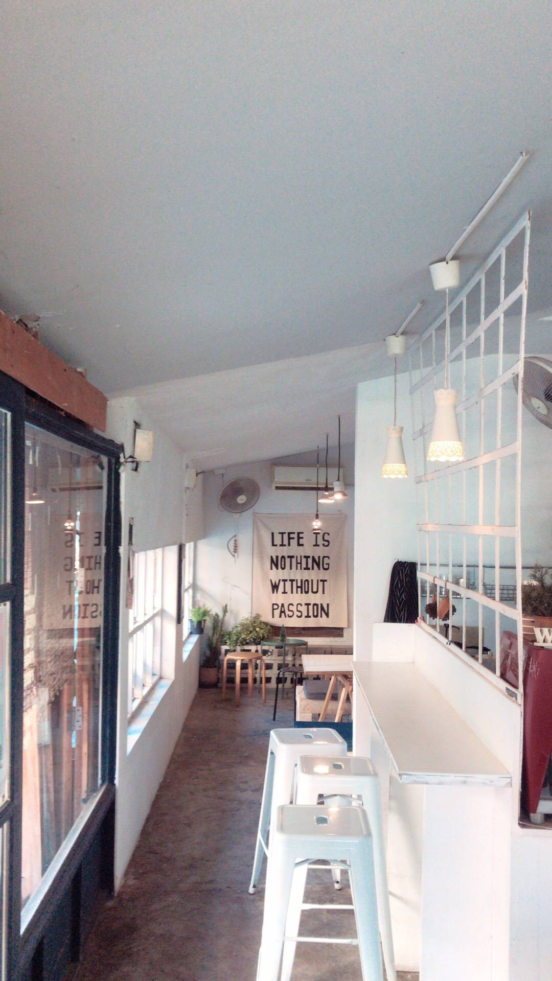 รีวิว Workboxes cafe' - ขนมรสชาติโอเค ให้เยอะดี คุณภาพสมกับราคา เดินทางมาสะดวกมีที่จอดเยอะครับ ...