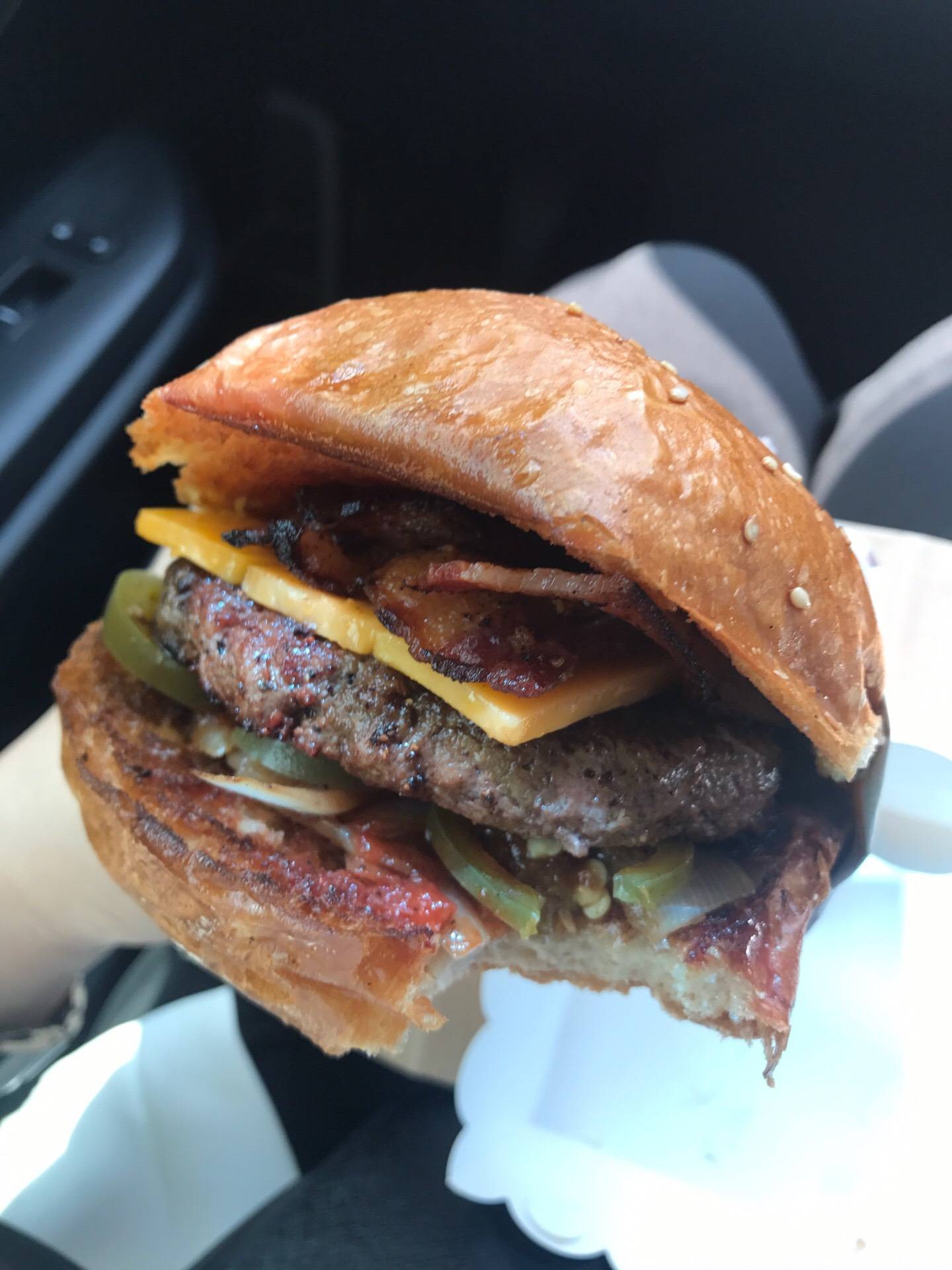 รีวิว DANIEL THAIGER สีลมซอย 8 ถนนสีลม - Burger ที่อยู่อันดับหนึ่งในใจตลอดกาลนาน