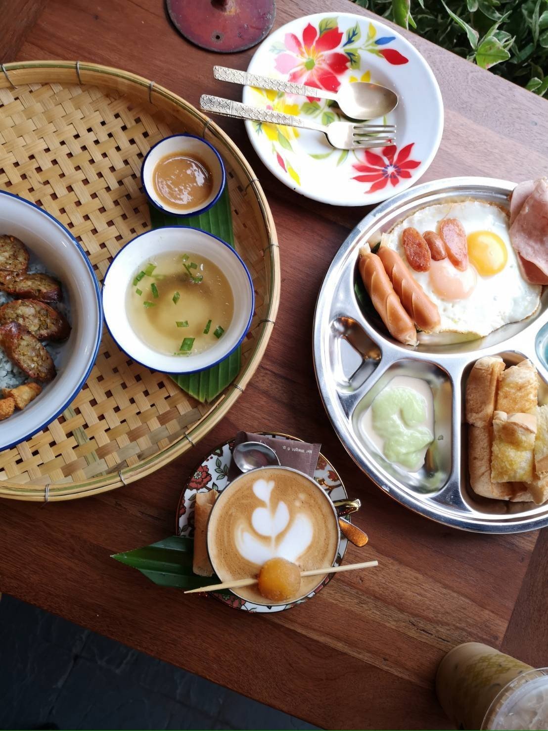 รีวิว ริง ริง Ring Ring Cafe and Bistro นิมมานเหมินท์ - อีกทางเลือกของ ...