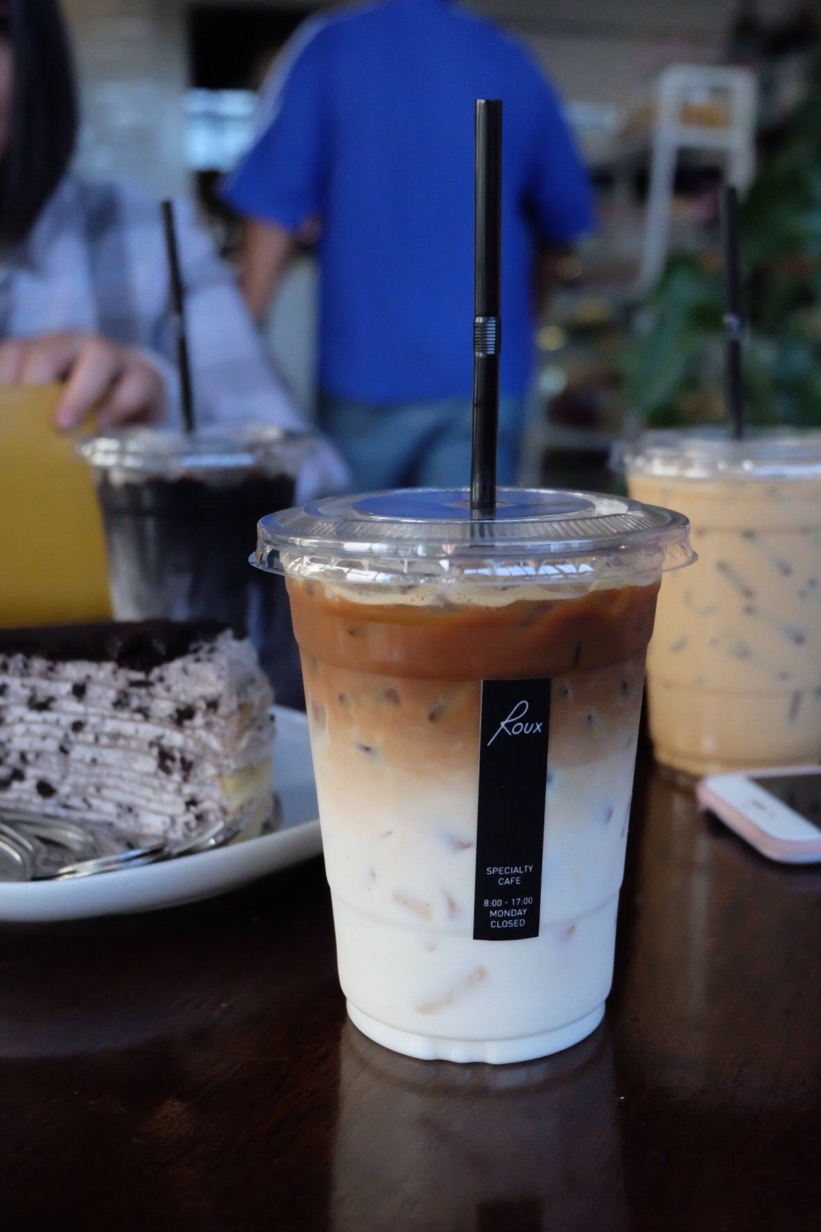 รีวิว Roux Cafe - Recommend: White peach latte & Black cocoa