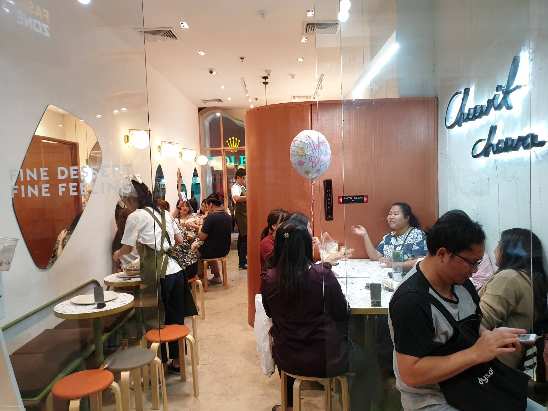 รีวิว Cheevit Cheeva Siam Square One - ร้านดัง คิวแน่น