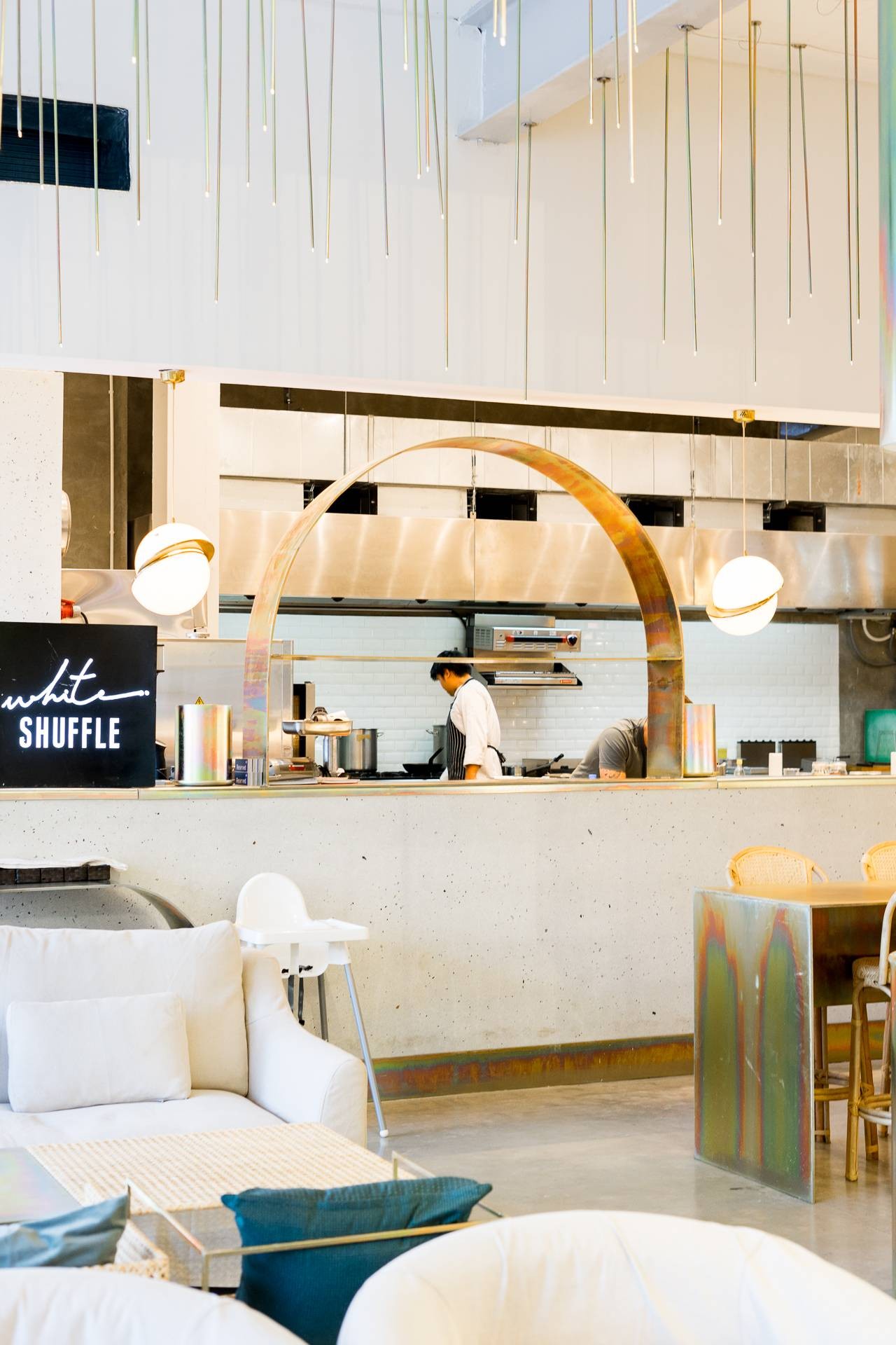 รีวิว White Shuffle สุขุมวิท34 - ย้ายจาก Central Eastville มาอยู่ที่ ...