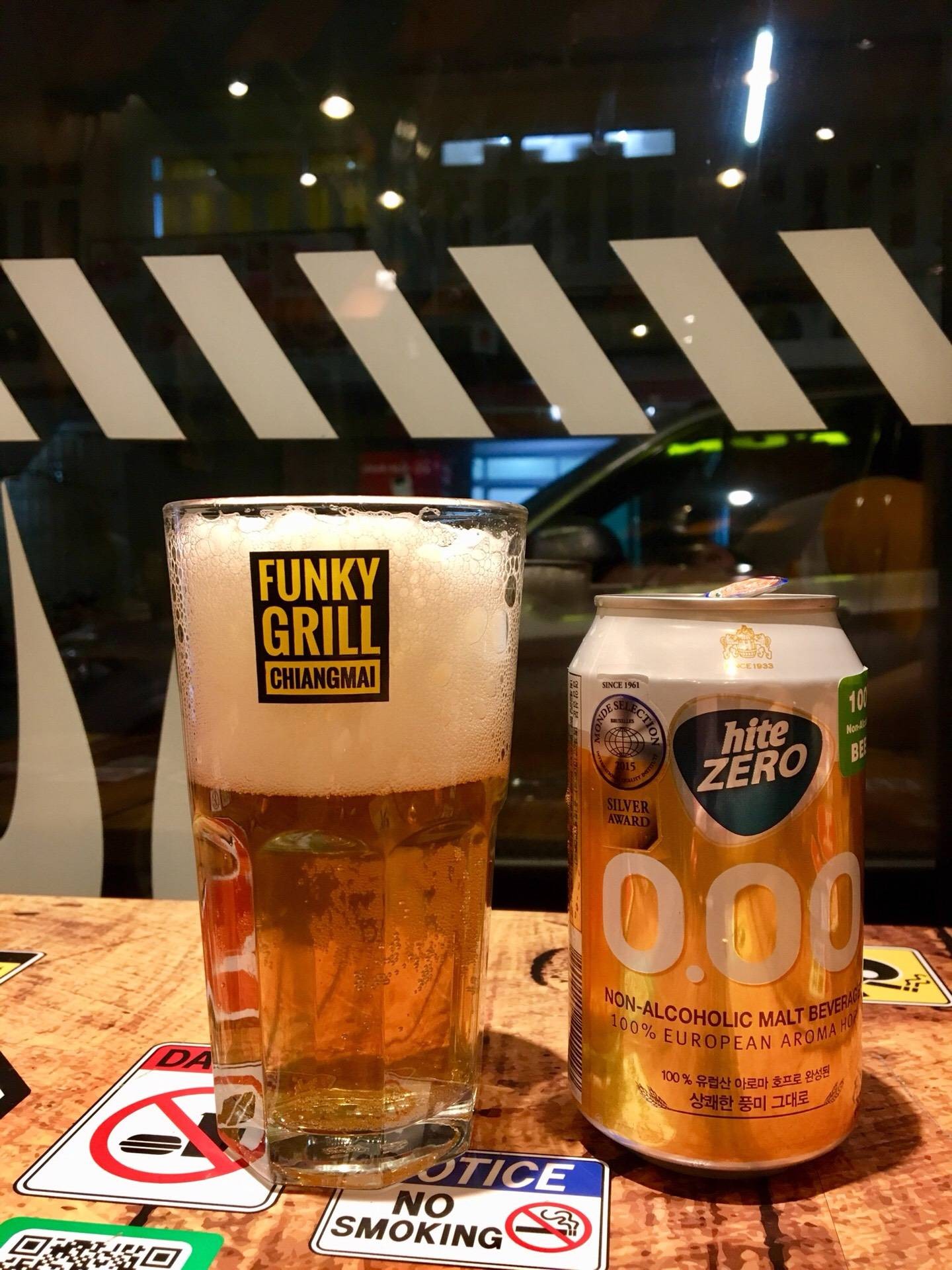 เบียร์ไฮท์ซีโร่ ร้าน FUNKY GRILL ฟังกี้กริลล์ SAMYAN