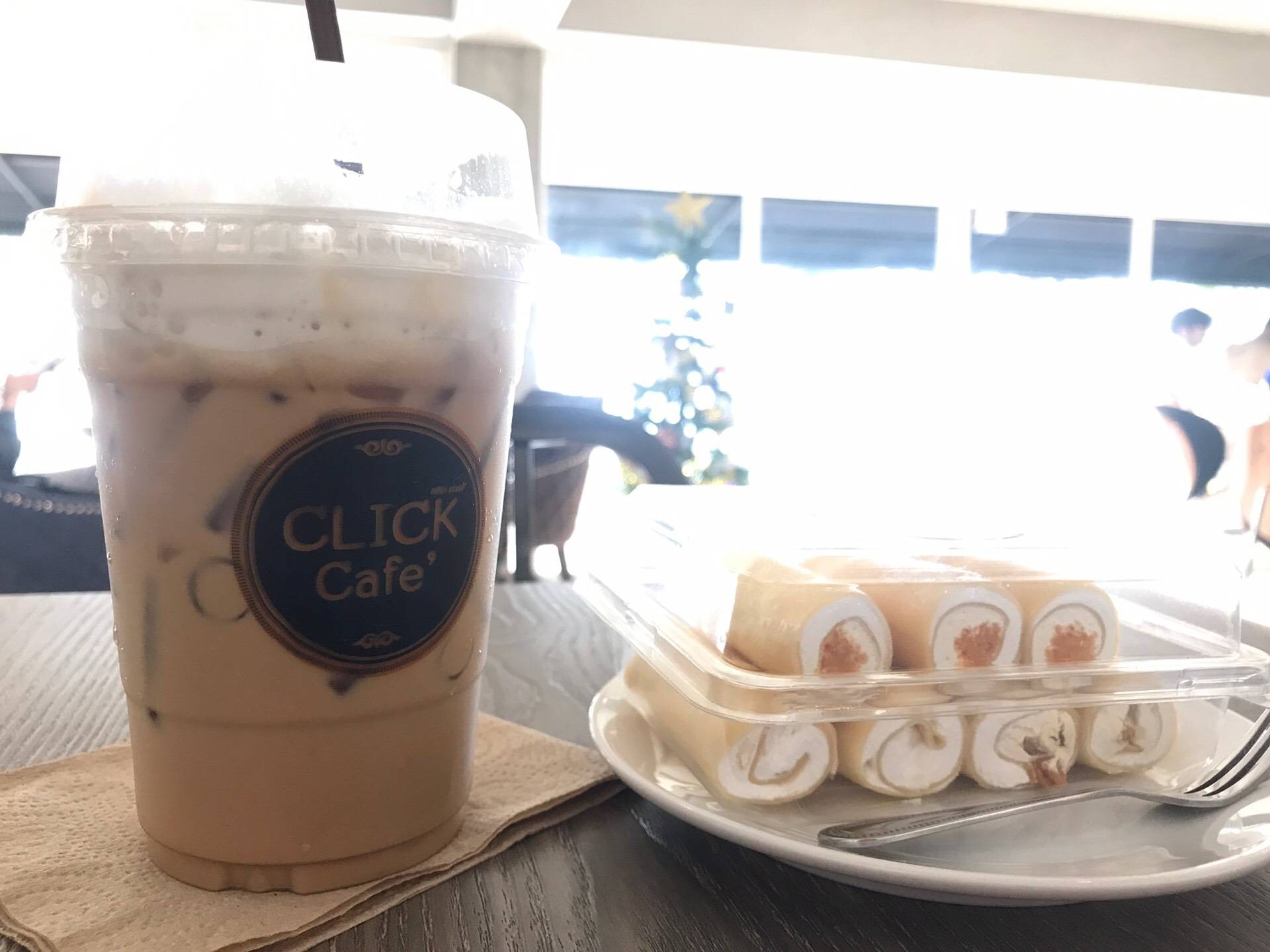 รีวิว Click Cafe' - คาเฟ่ริมหาดบางแสน วิวดีมากค่ะ