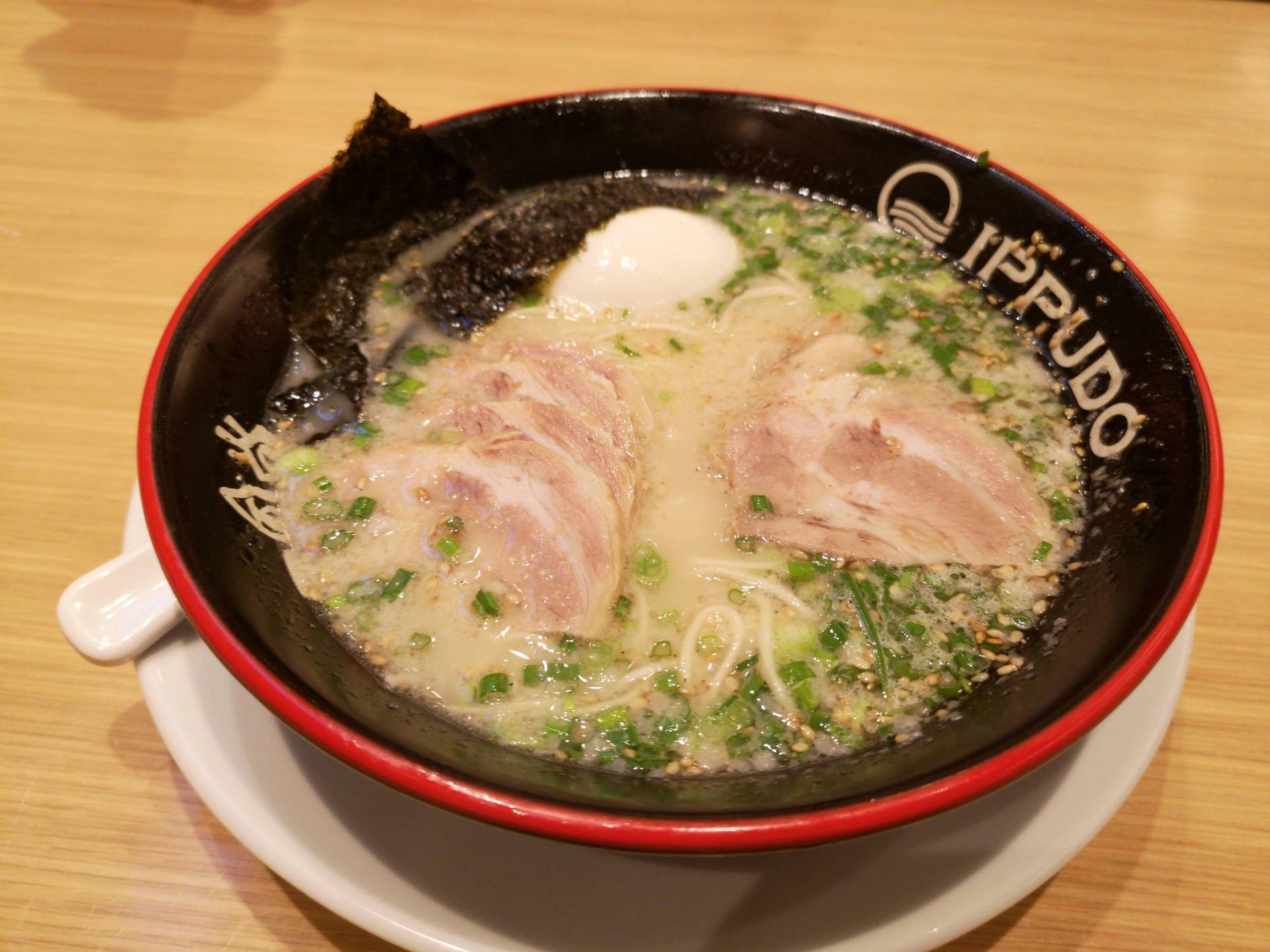 Zero Ramen • ราเมนสูตรยืนพื้นของทางร้าน หน้าตาดูเผินๆเหมือนเล้งแซ่บบ้านเรา 555 ร้าน Ramen Ippudo ...