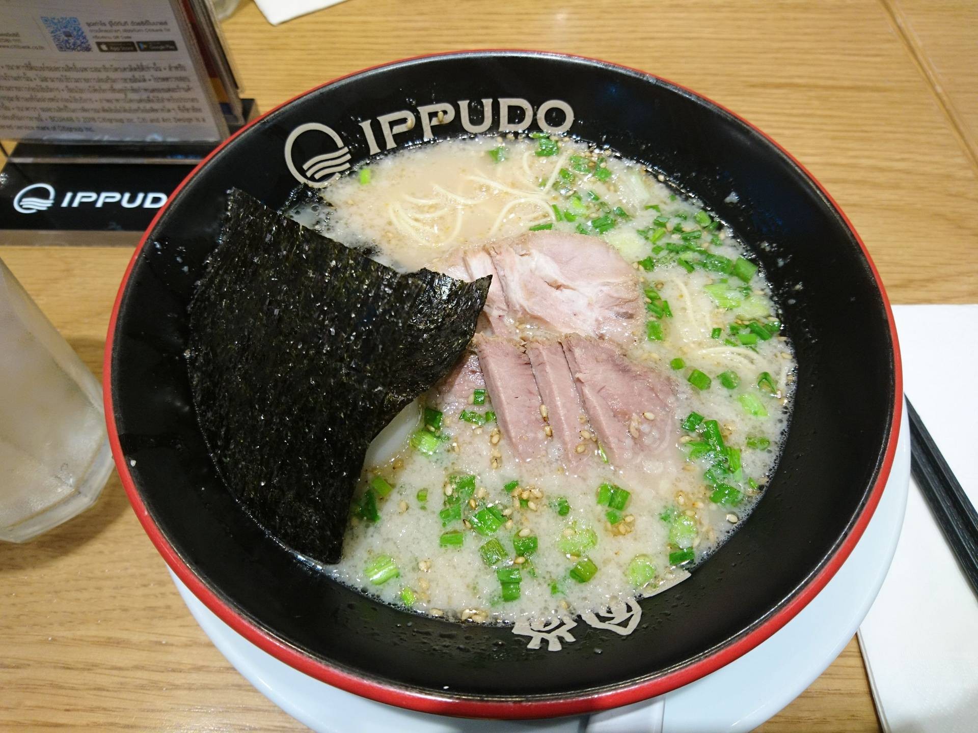 รีวิว Ramen Ippudo Central Rama 9 - อร่อยมากๆ รอคิวนานพอสมควรครับ