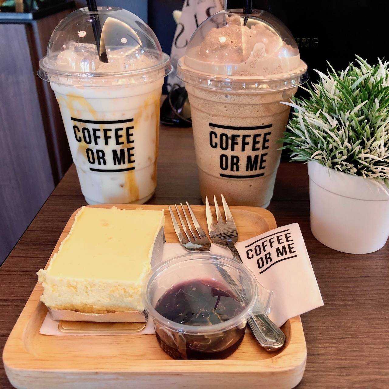 รูป Coffee or Me