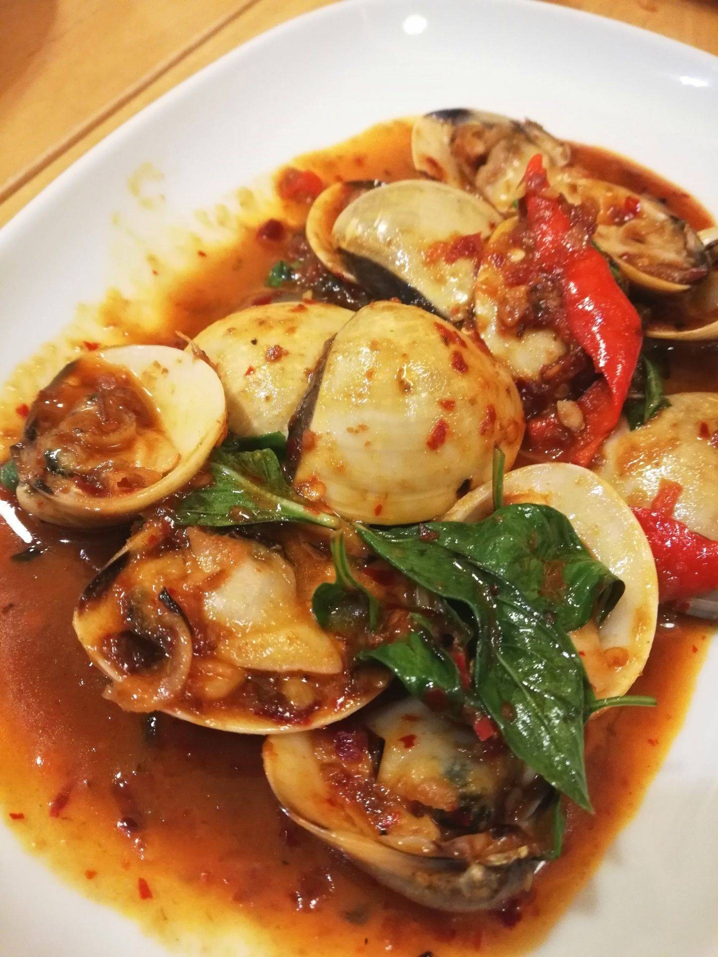 หอยตลับผัดพริกเผา • หอยสด รสชาติดี ร้าน Laemcharoen Seafood เซ็นทรัล ...